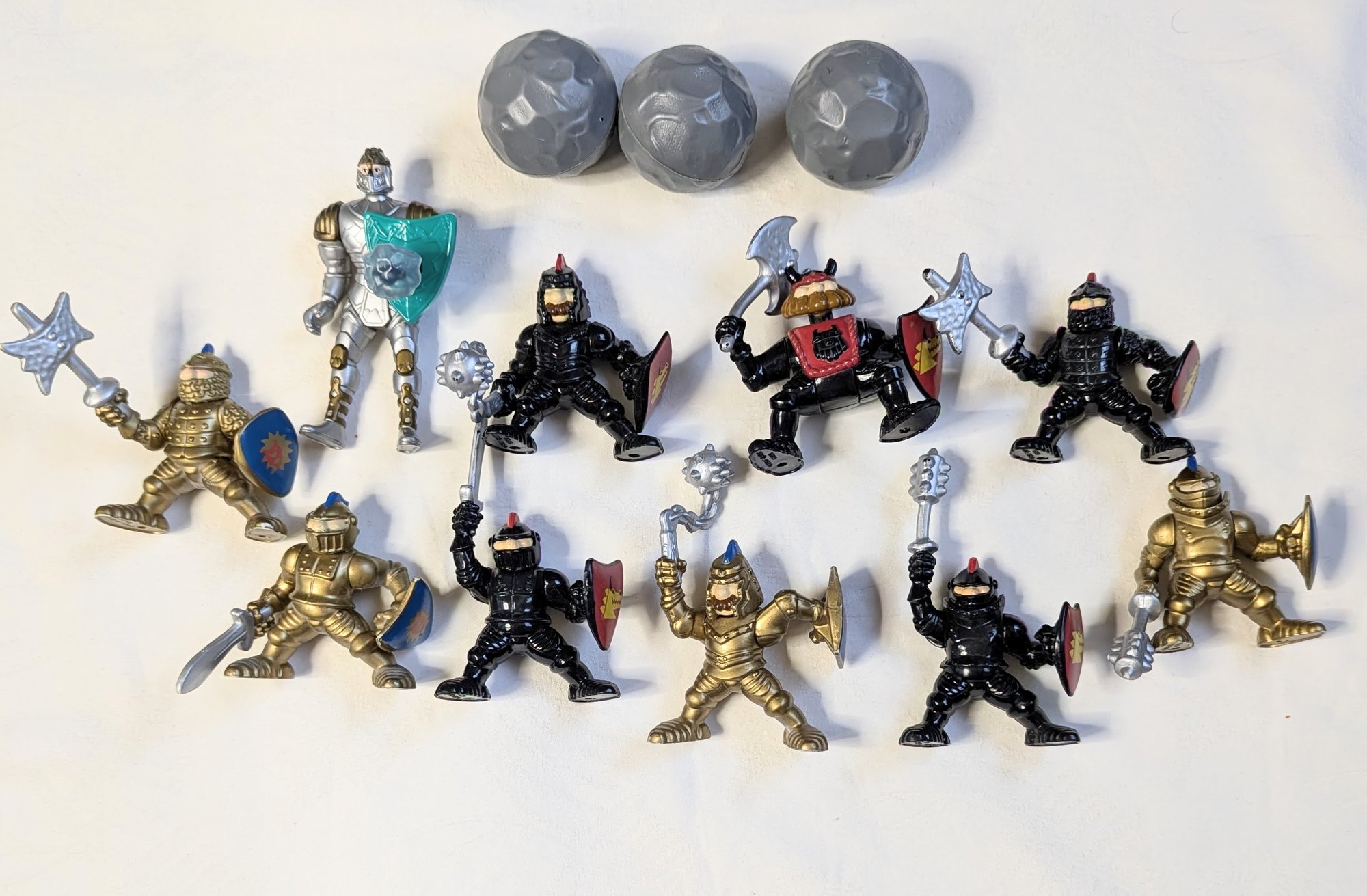 Vintage Fisher Price Medieval Action Figures. #1195 | Auctionninja.com
