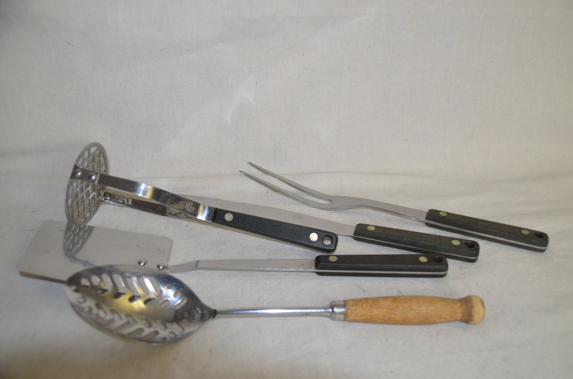 215) Vintage Flint Serving Utensils Set Of 5 #34825 | Auctionninja.com