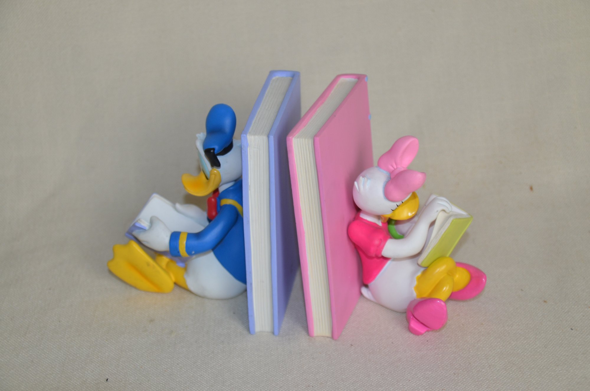 82) Resin Disney Bookends 5" Donald Duck And Daisy #30175 ...