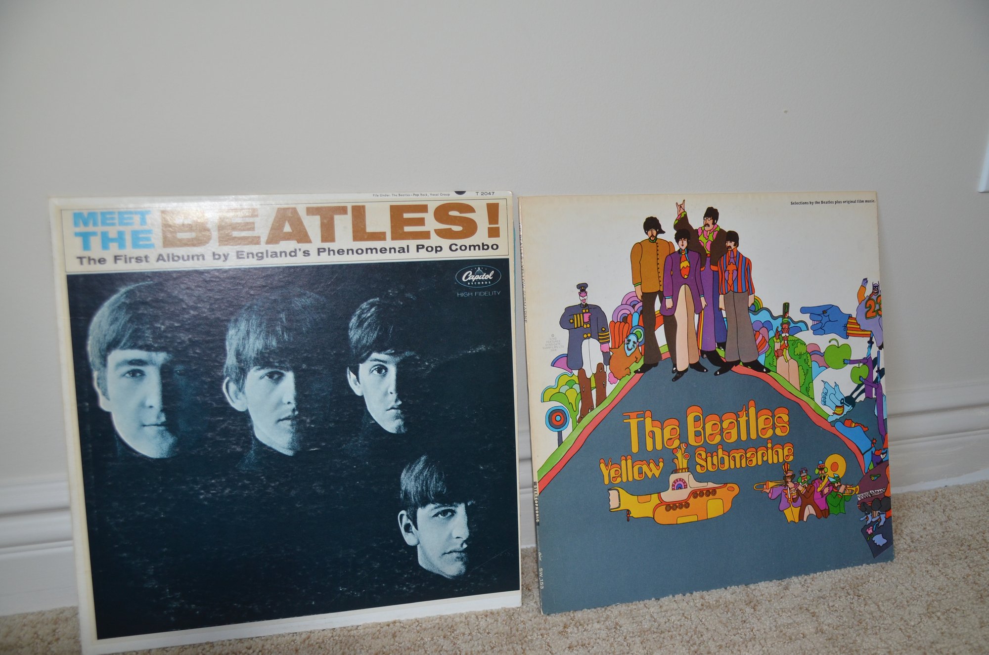 8) Lot Of 2 Record Albums Beatles - Meet The Beatles & Yellow Submarine ...
