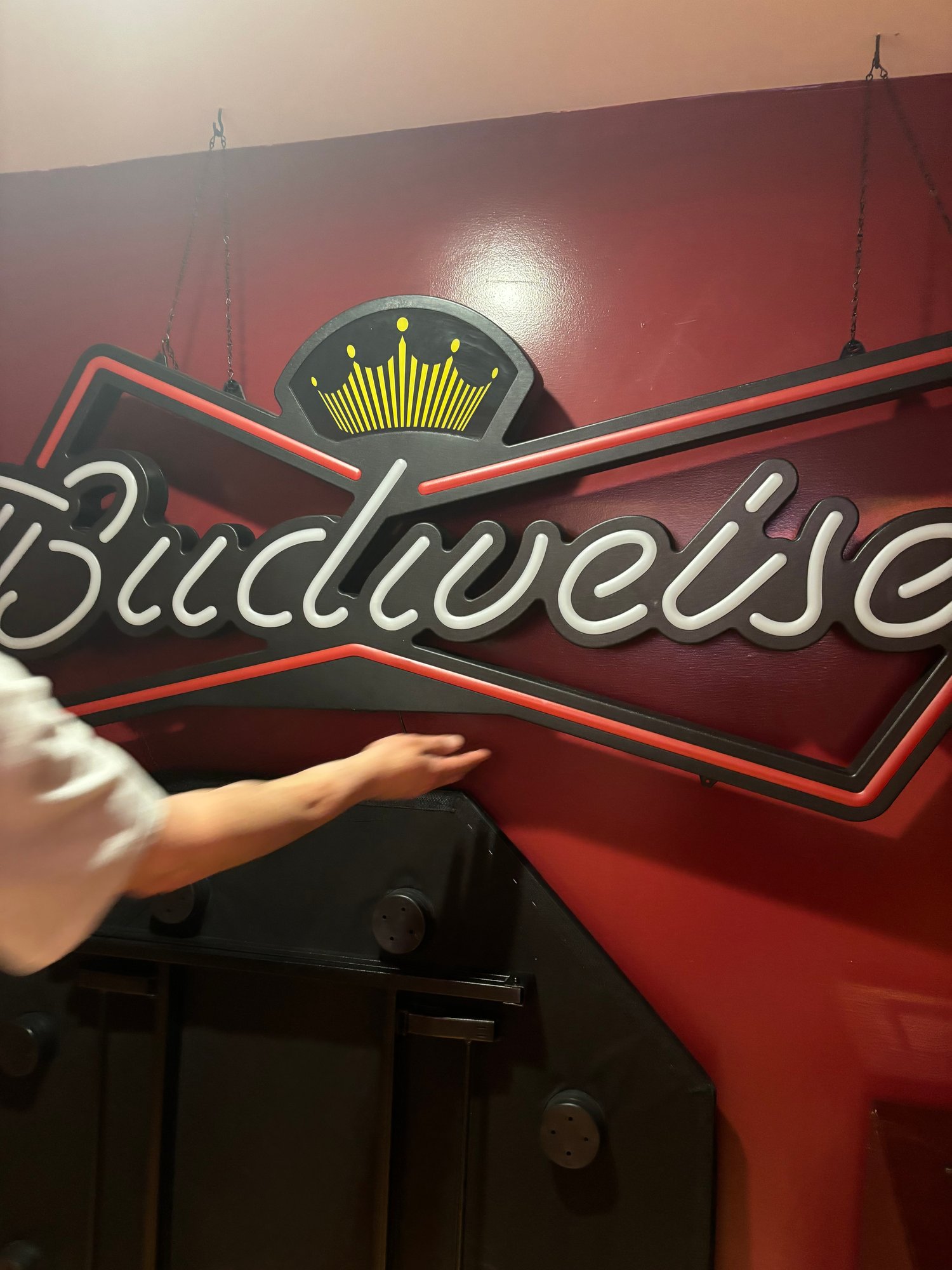 Large Budweiser Neon Light Sign 70" Long #35091 | Auctionninja.com