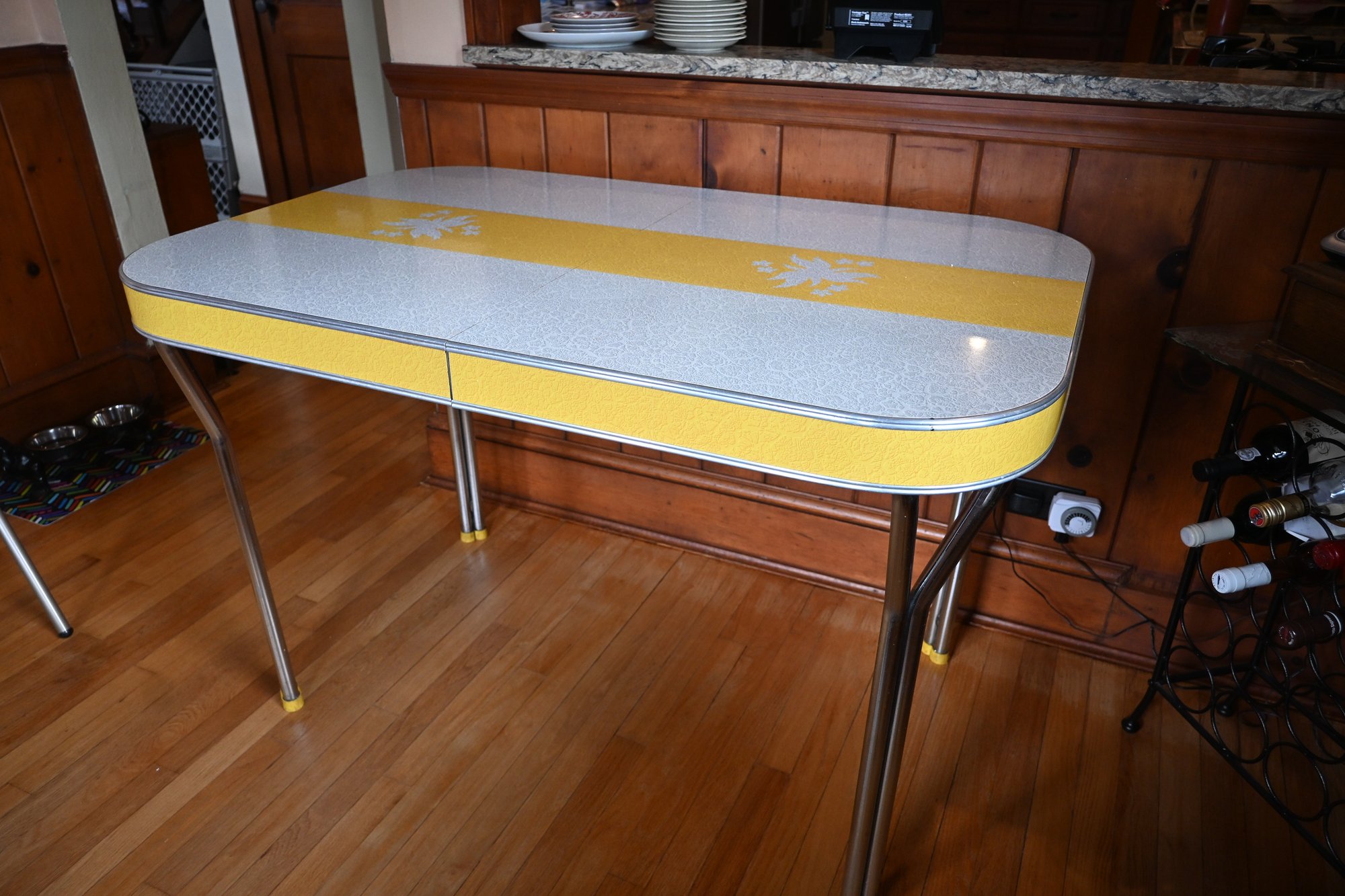 Vintage Formica Top Kitchen Table Leaf Stored Inside Table #38537 ...