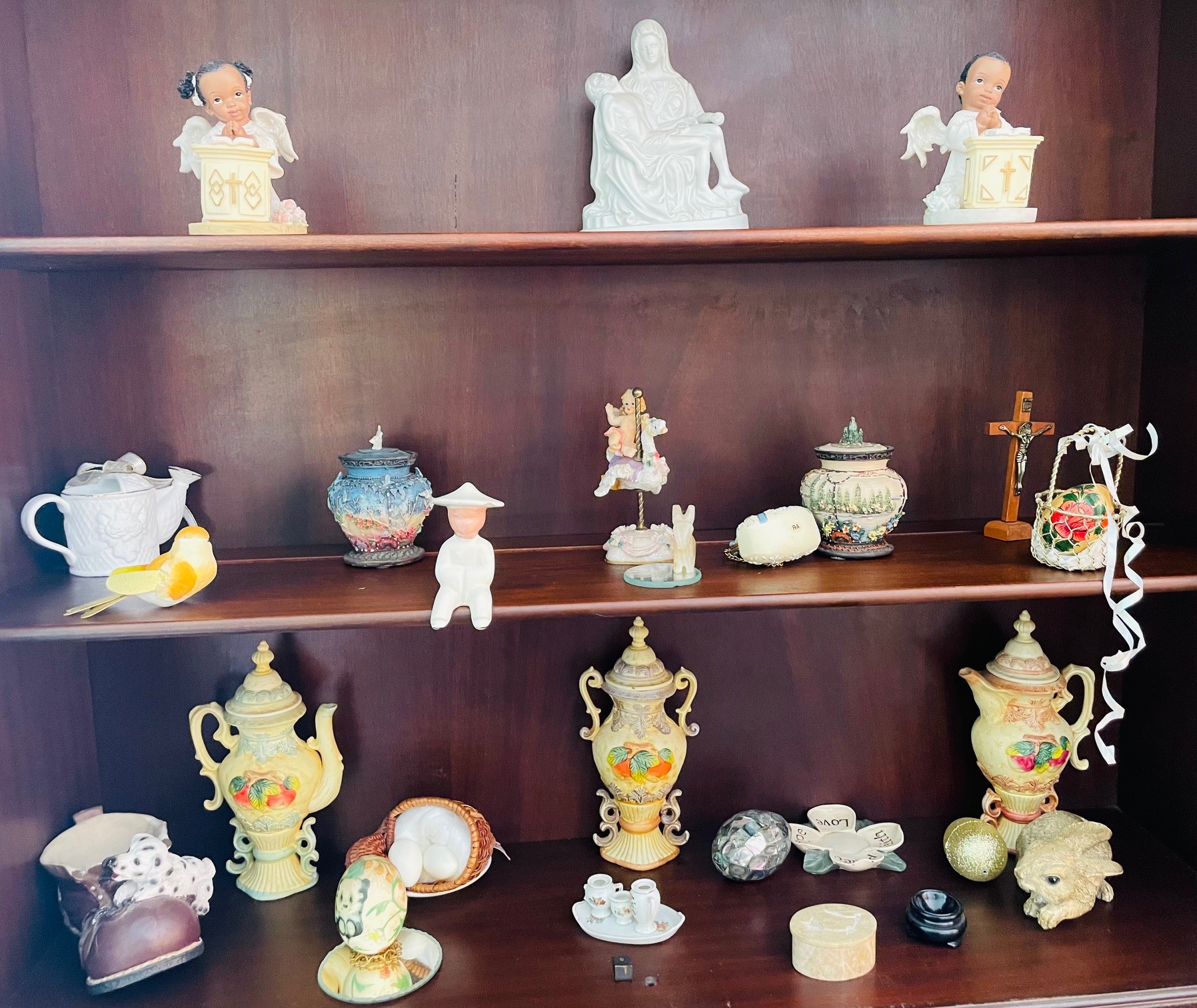 Basket Filled With Contents Of China Cabinet - Nice Items #12142 ...