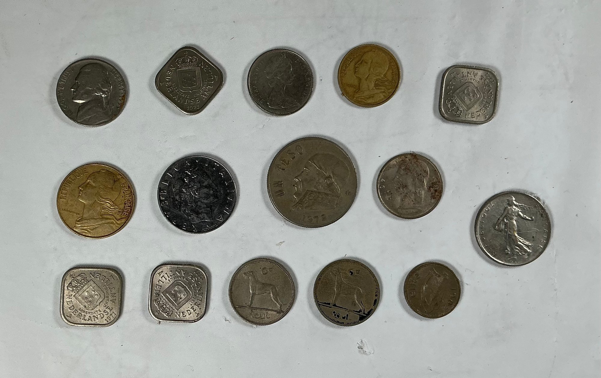 15 Coins, Assorted Currency, Irish, American, Peso, And More #24688 ...