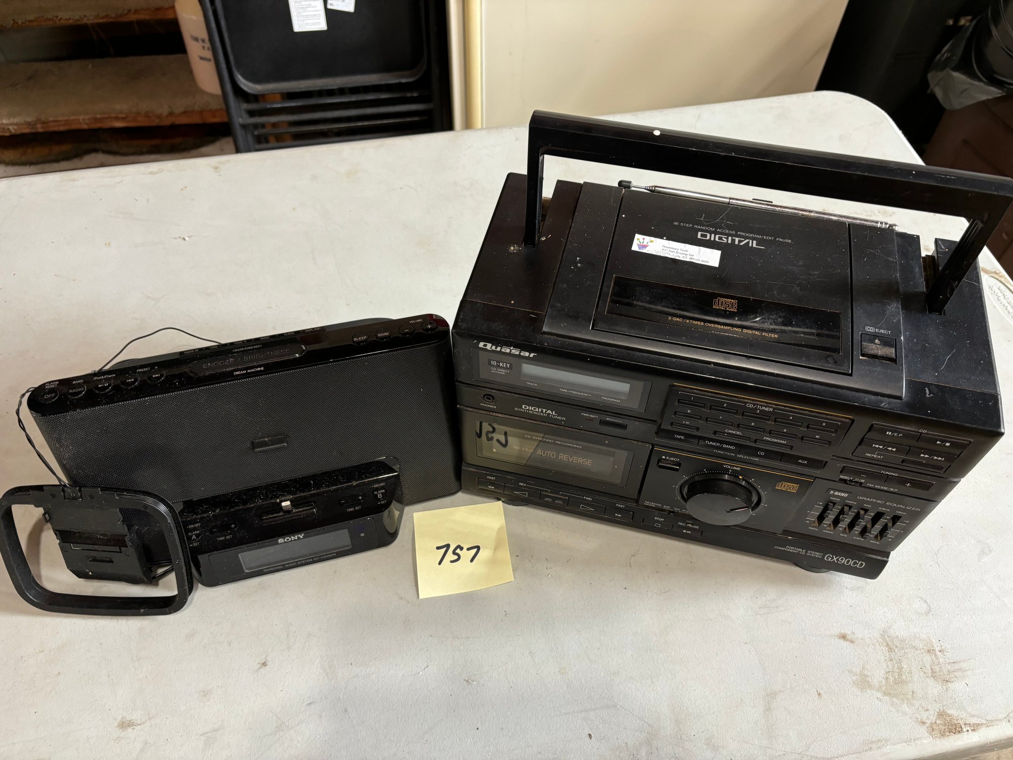 Sound Equipment - Sony Dream Machine Apple Dock And Quasar Sound System ...
