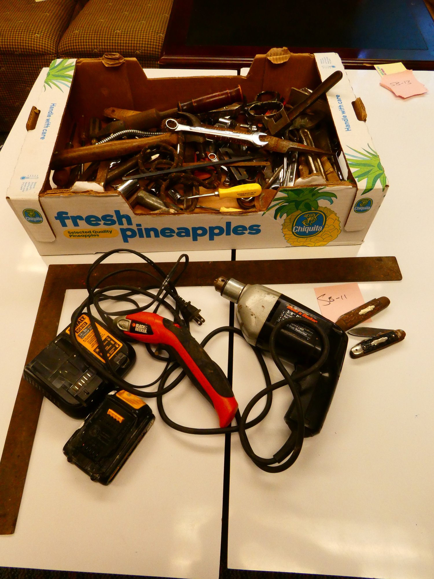 Flat Lot Of Hand Tools - Antique To Present - Dewalt / Black & Decker / More! #13713 ...