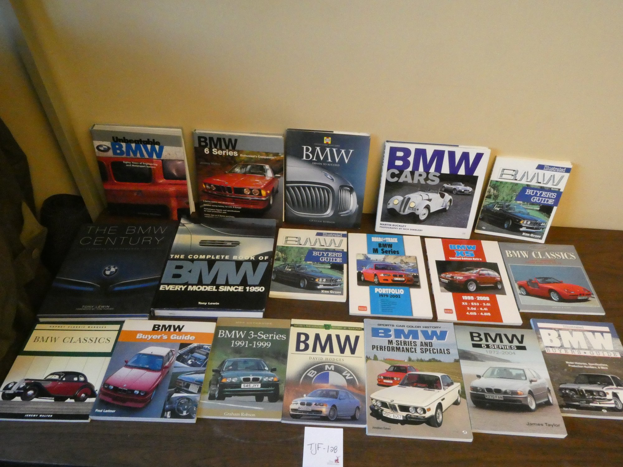 (Lot Of 18) BMW Books - 6HC/12SC #19100 | Auctionninja.com