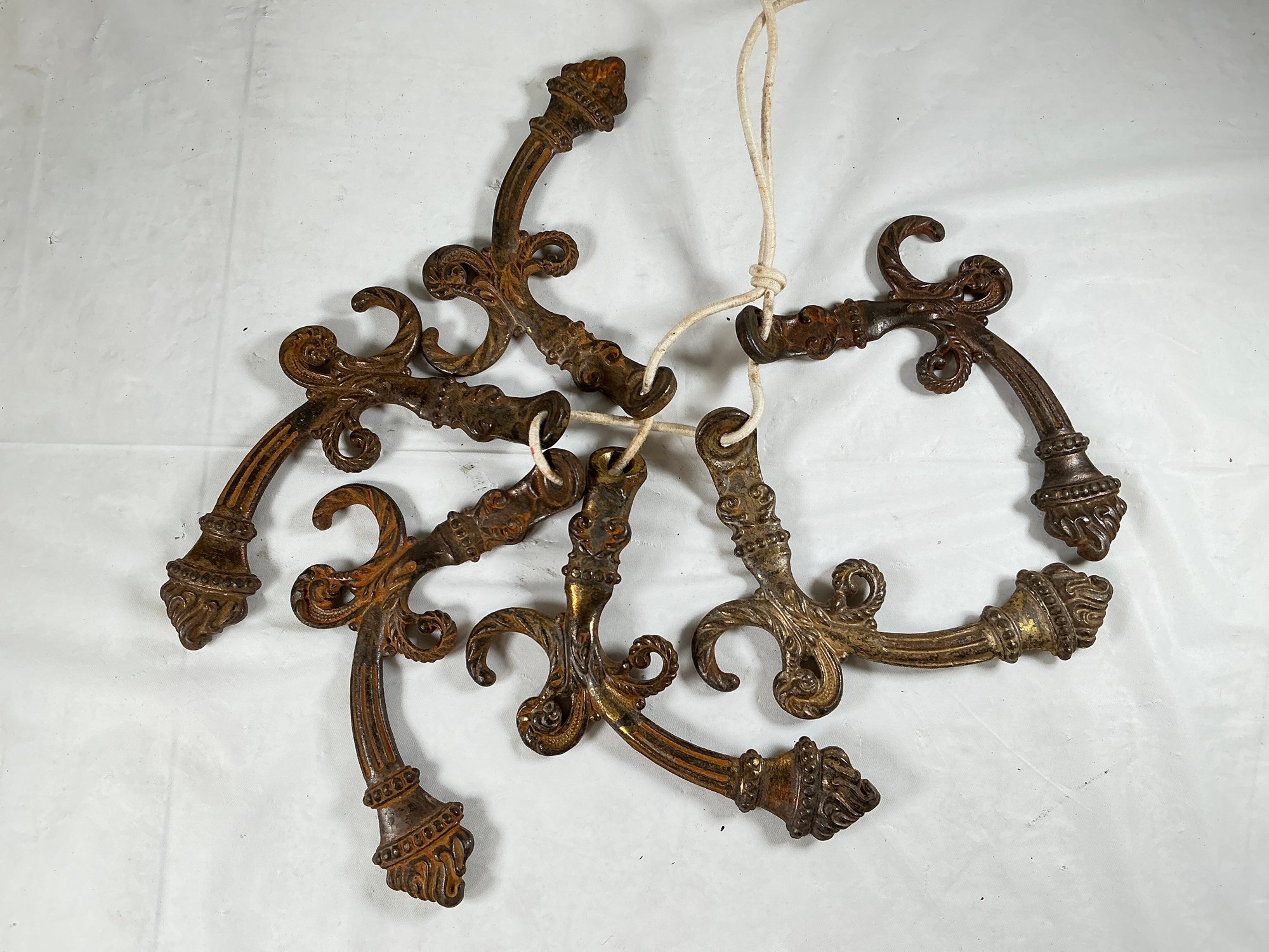 6 Antique Brackets #23556 | Auctionninja.com