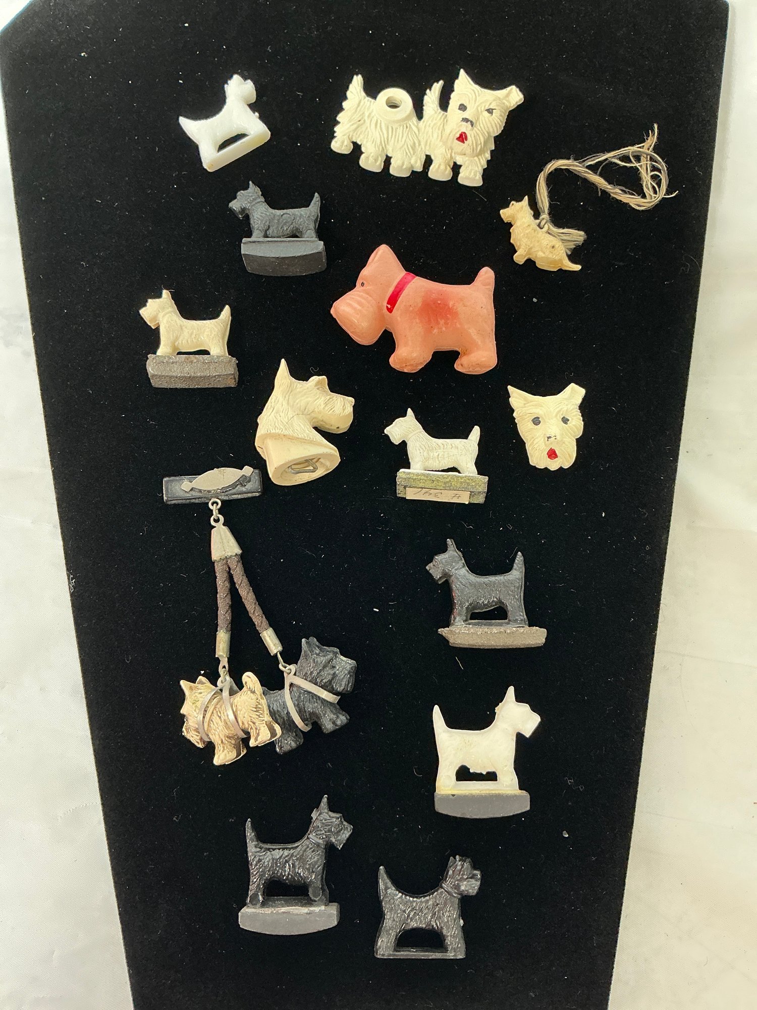 14 Vintage Scottie Dog Figures, Charms, And Magnets #24770 ...