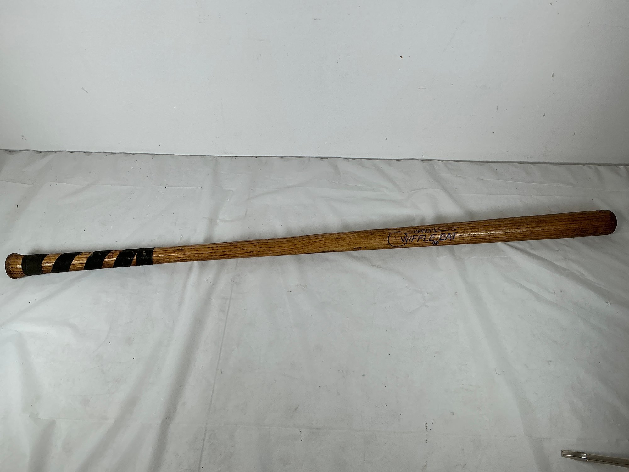 Official Wiffle Bat - 31 In Length #25370 | Auctionninja.com
