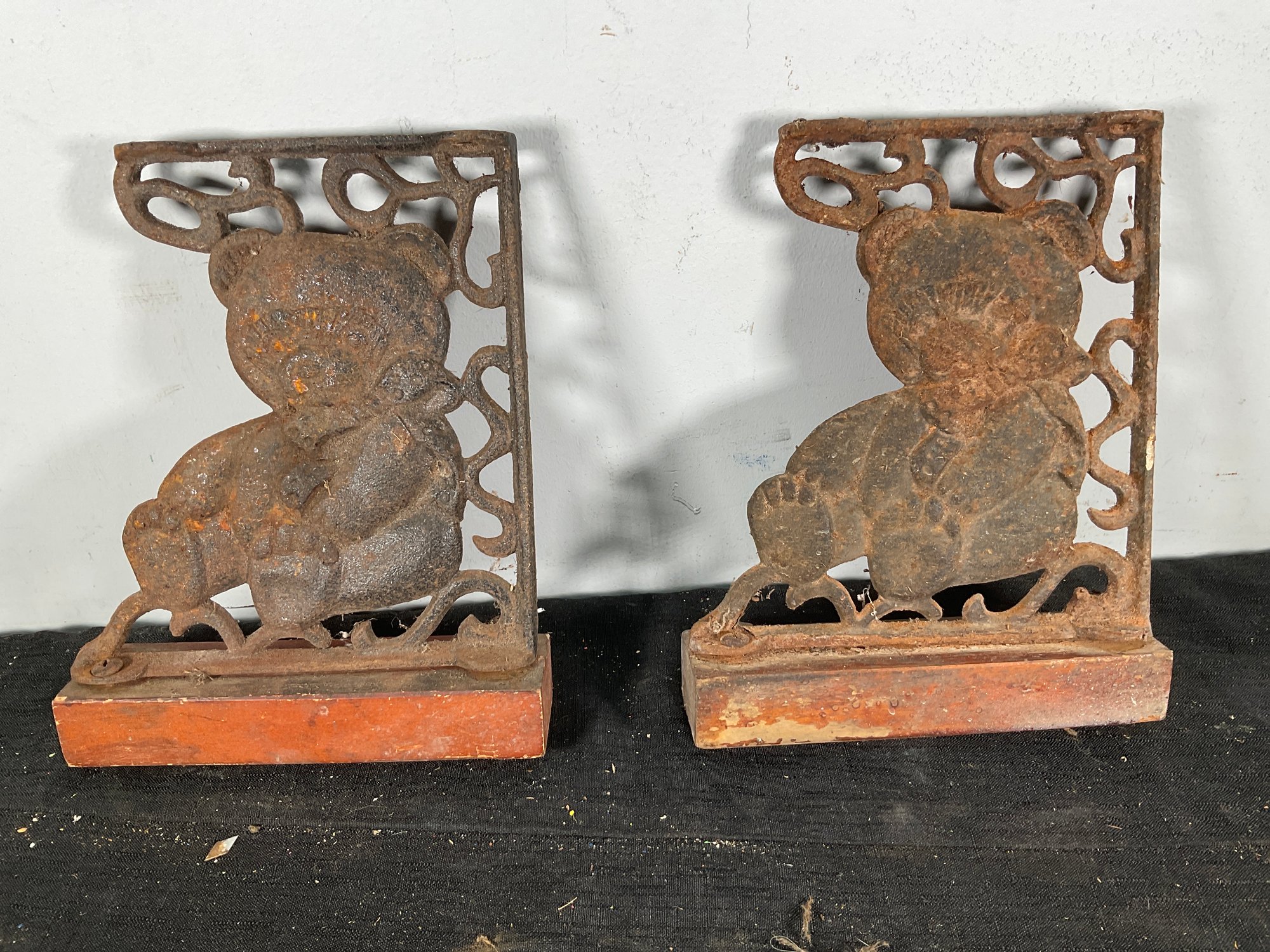 Pair Cast Iron Teddy Bear Shelf Brackets - 6 In X 7.5 In - Ref#B6 ...