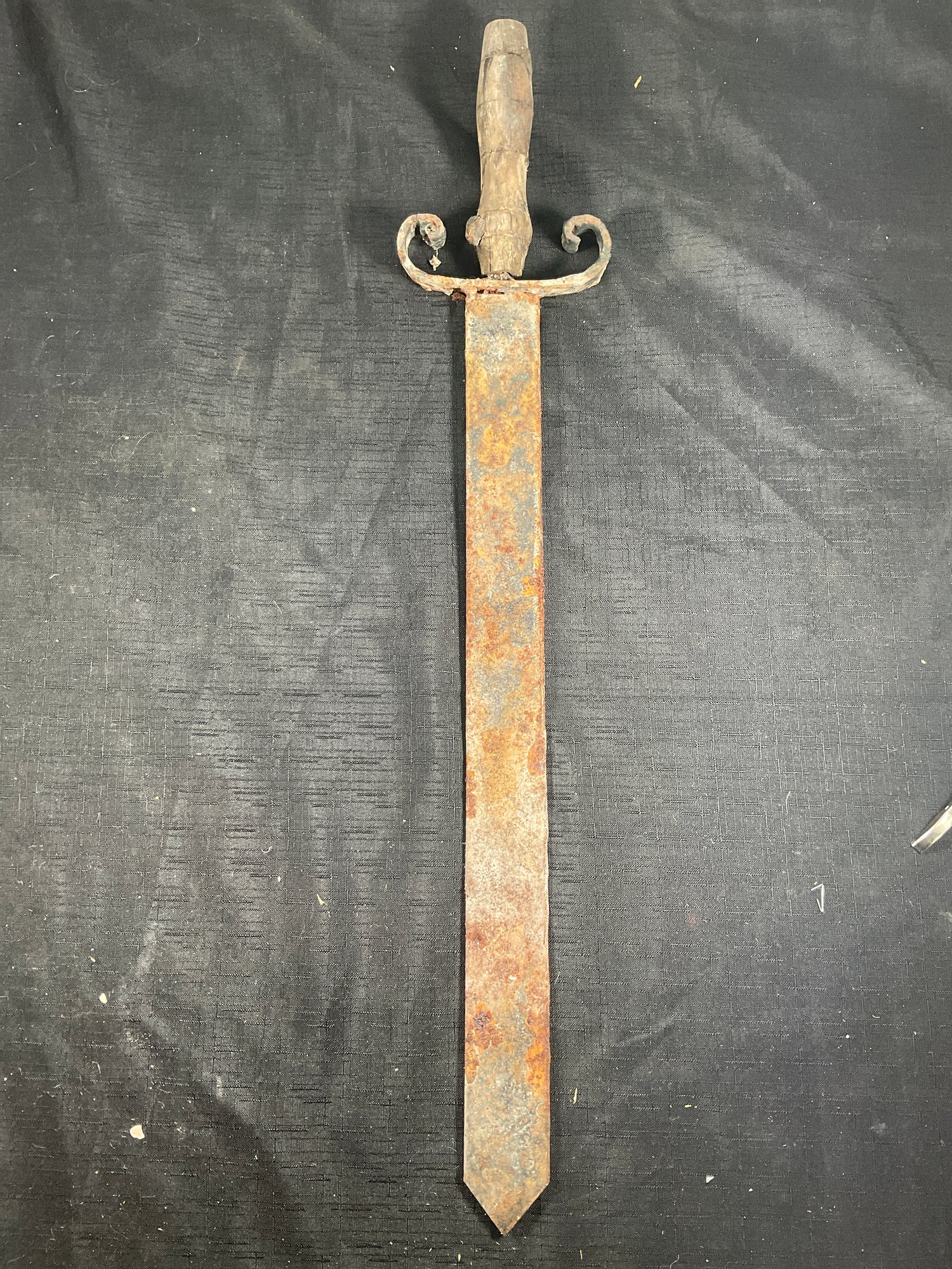 Metal Sword - Blade 18 In Length - Ref#Fs6 #17820 | Auctionninja.com