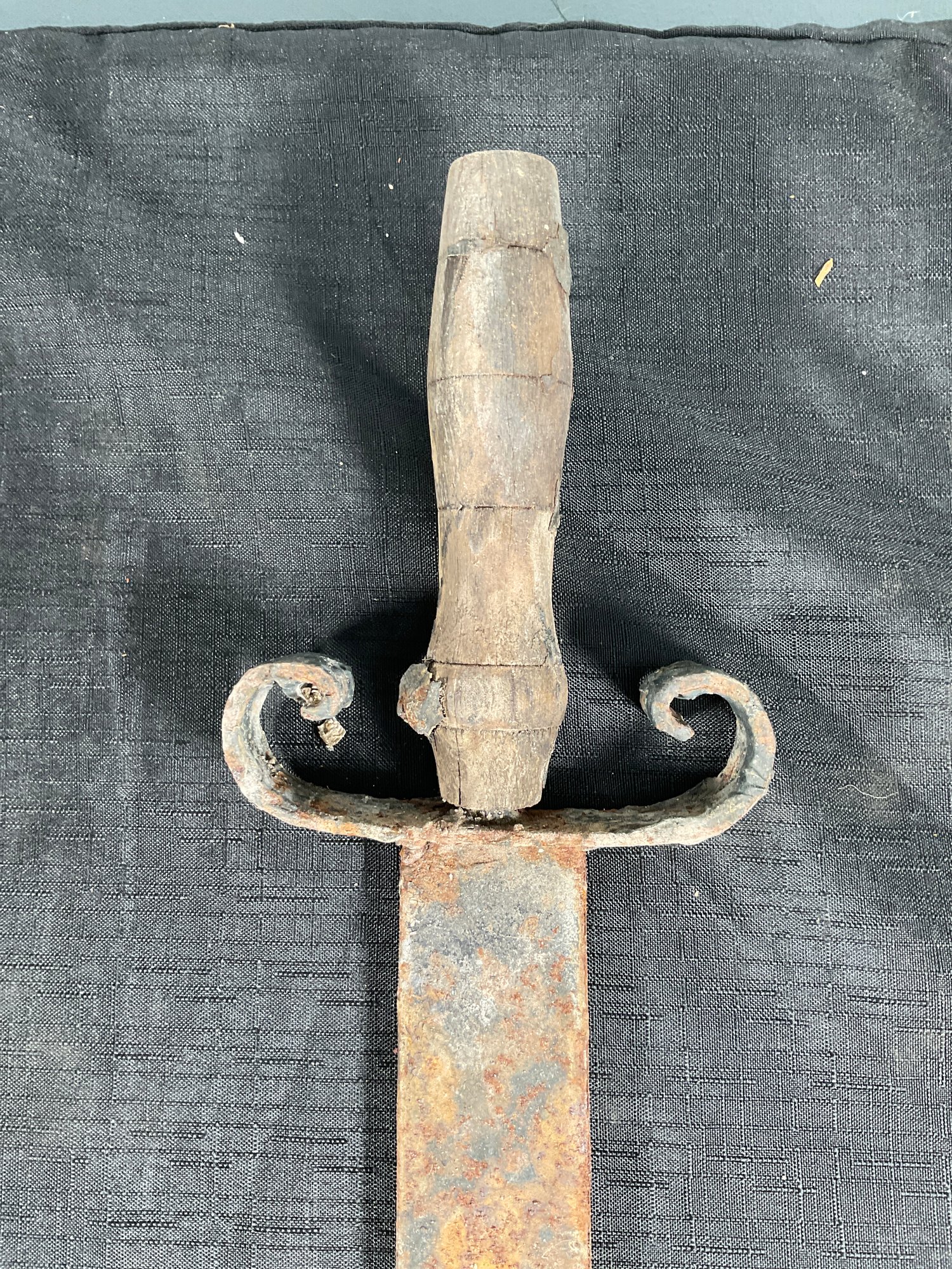 Metal Sword - Blade 18 In Length - Ref#Fs6 #17820 | Auctionninja.com