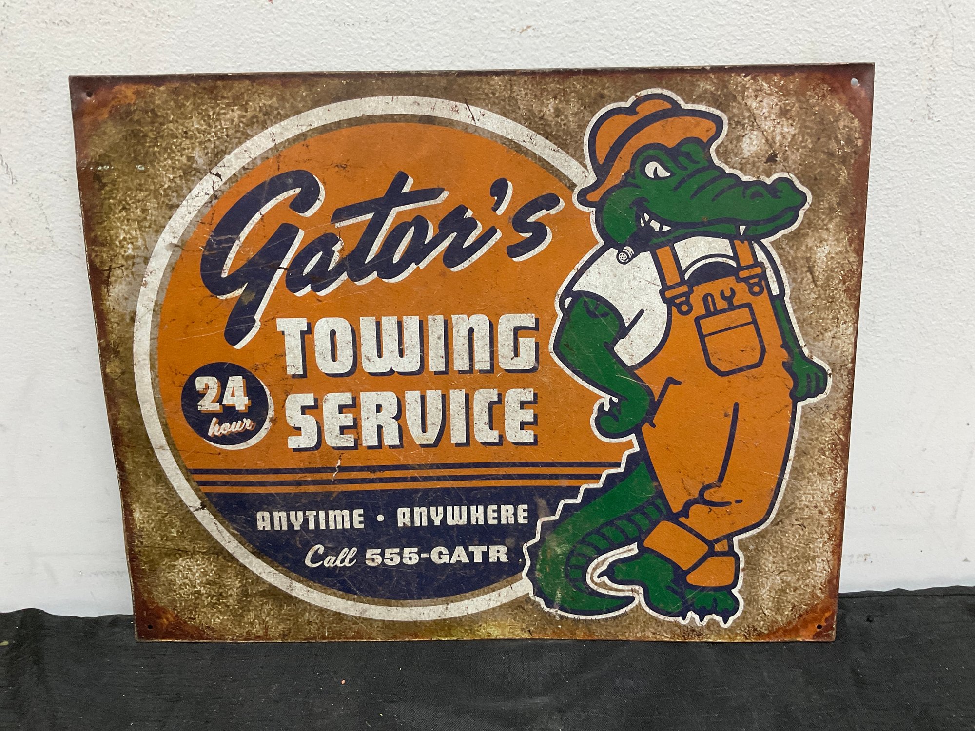 Vintage "Gator's 24 Hour Towing Service Sign - 13 In X 16 In - Ref#Ta32 ...