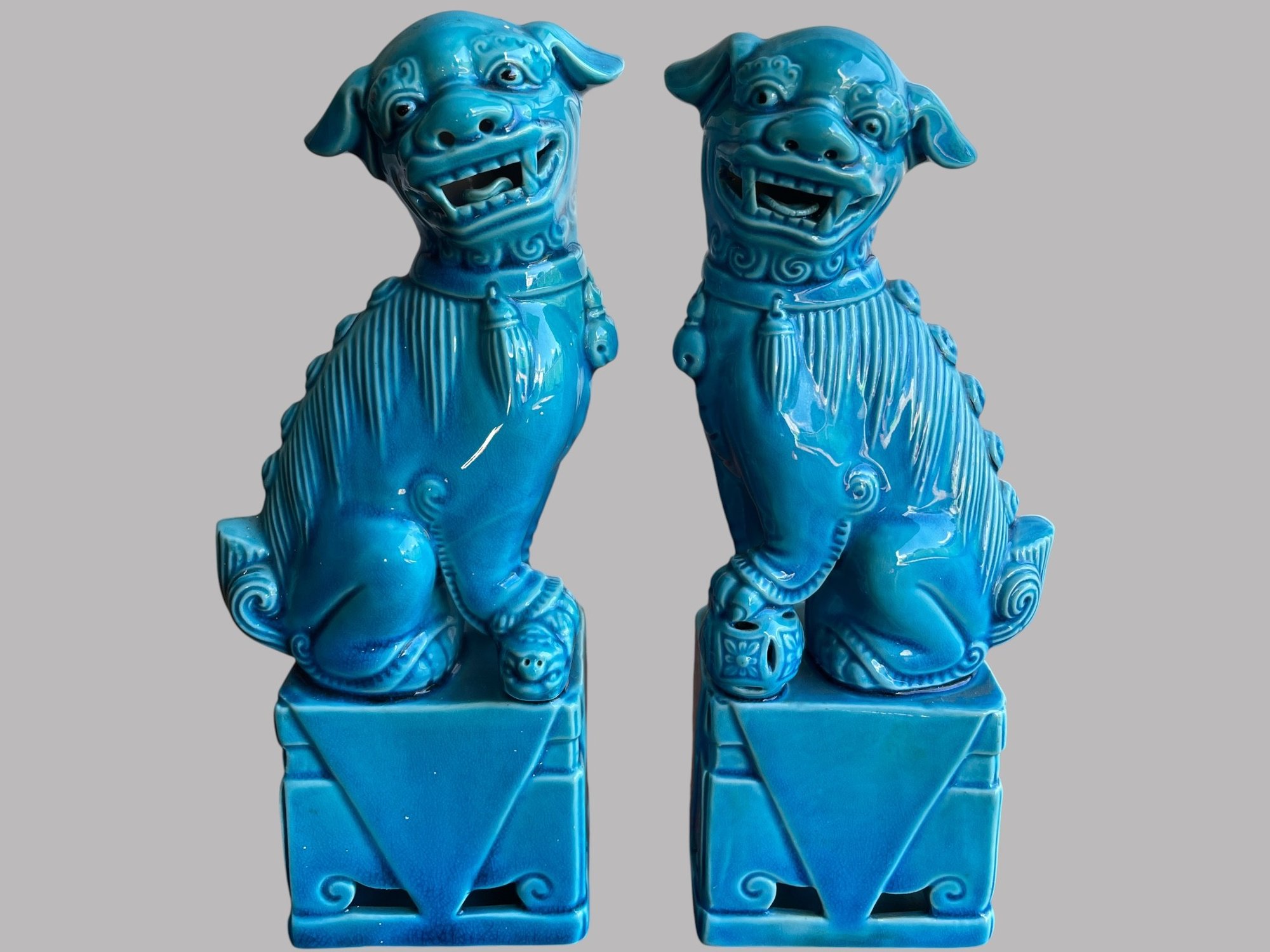 Pair Of Chinese Porcelain Fu Dogs, Modern #15246 | Auctionninja.com