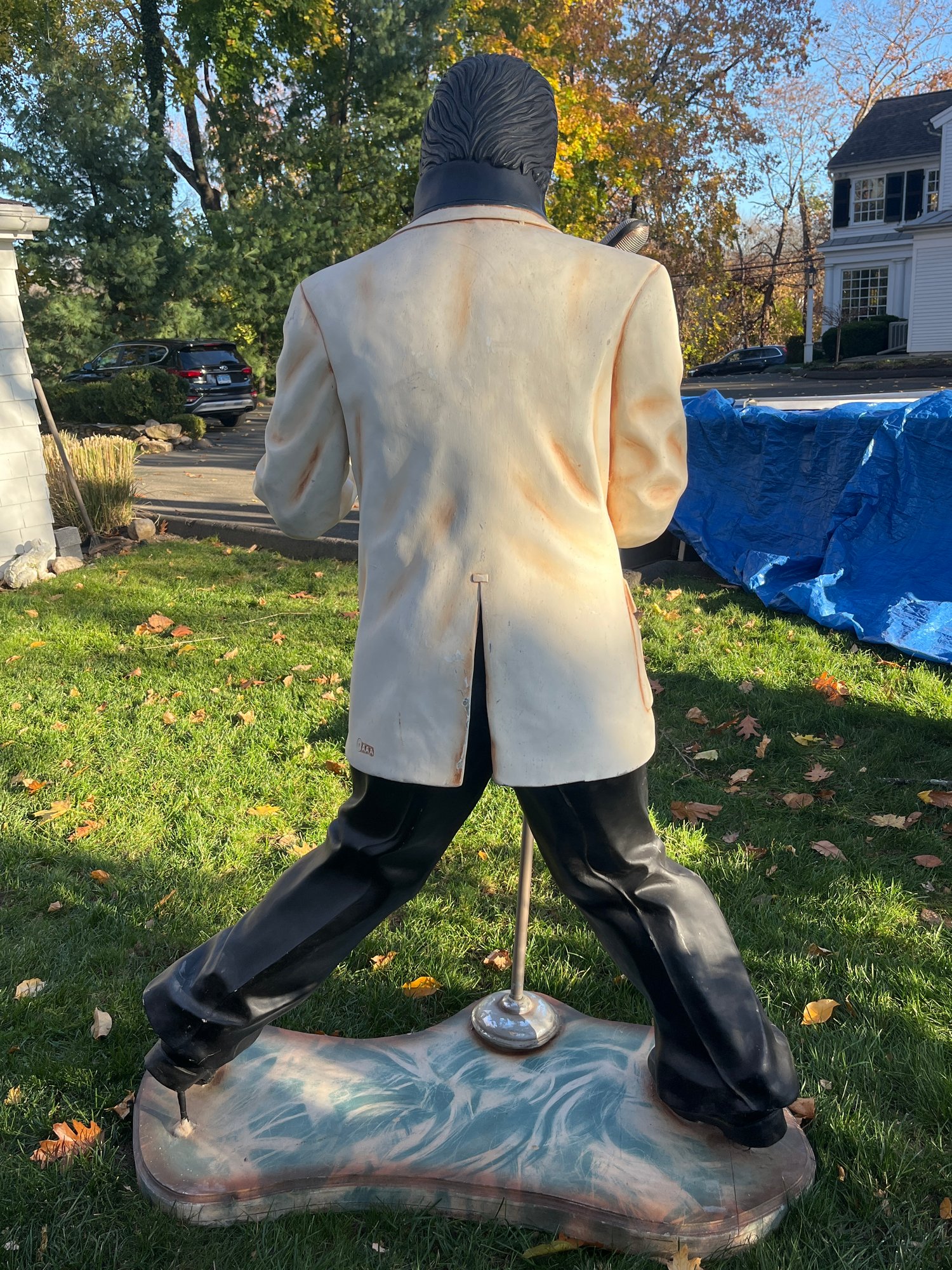 Elvis Presley At Microphone Statue -Lifesize! #28970 | Auctionninja.com