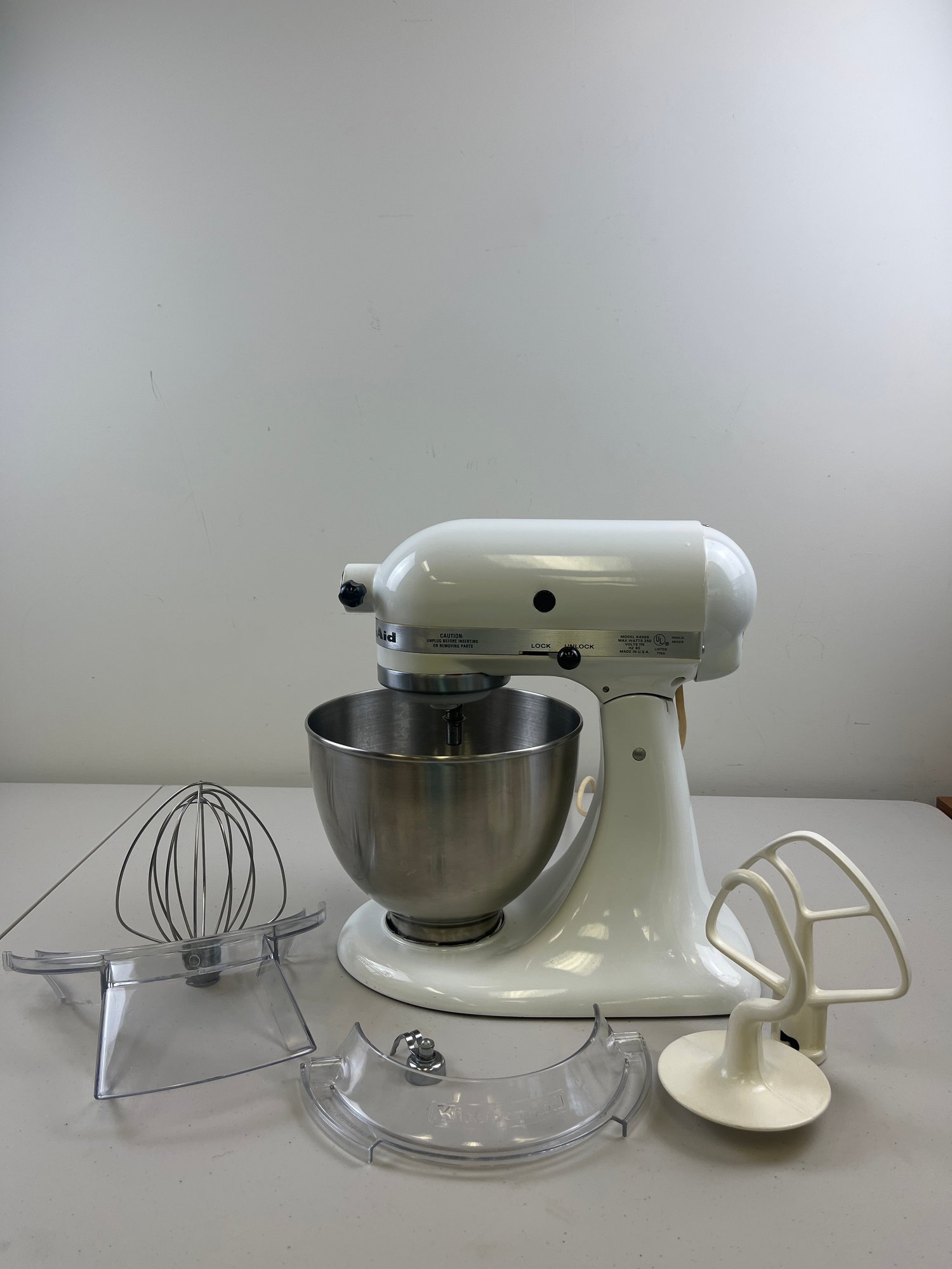 KitchenAid Classic Series 4.5 Quart Tilt-Head Stand Mixer K45SS, White ...