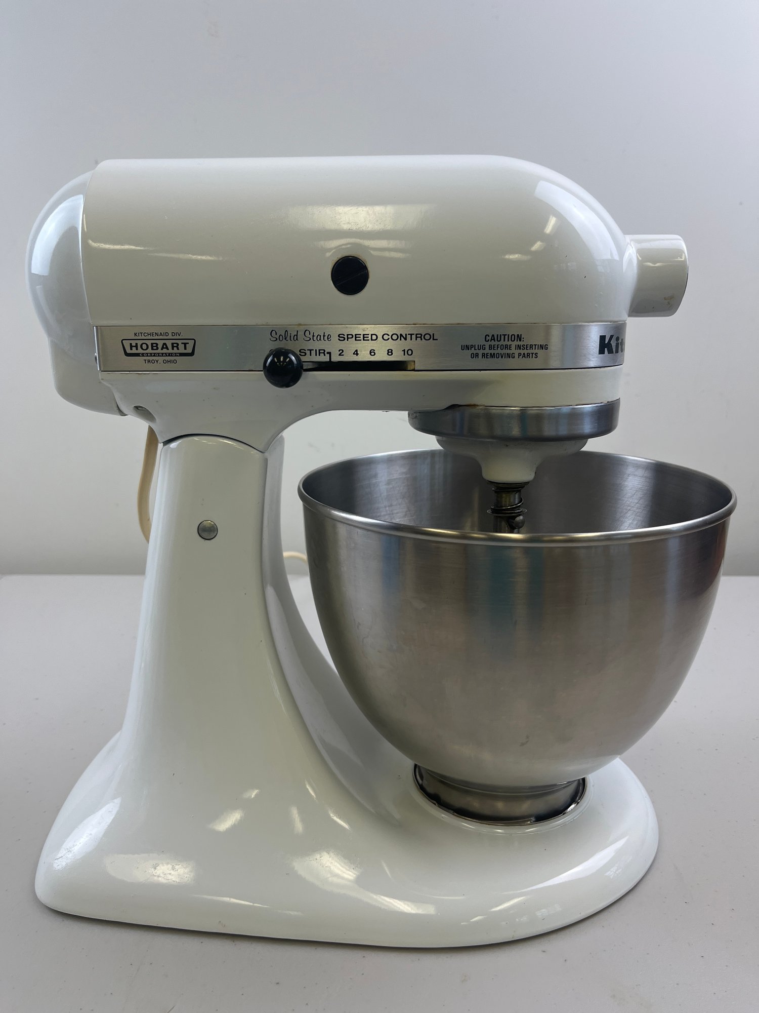 KitchenAid Classic Series 4.5 Quart Tilt-Head Stand Mixer K45SS, White ...
