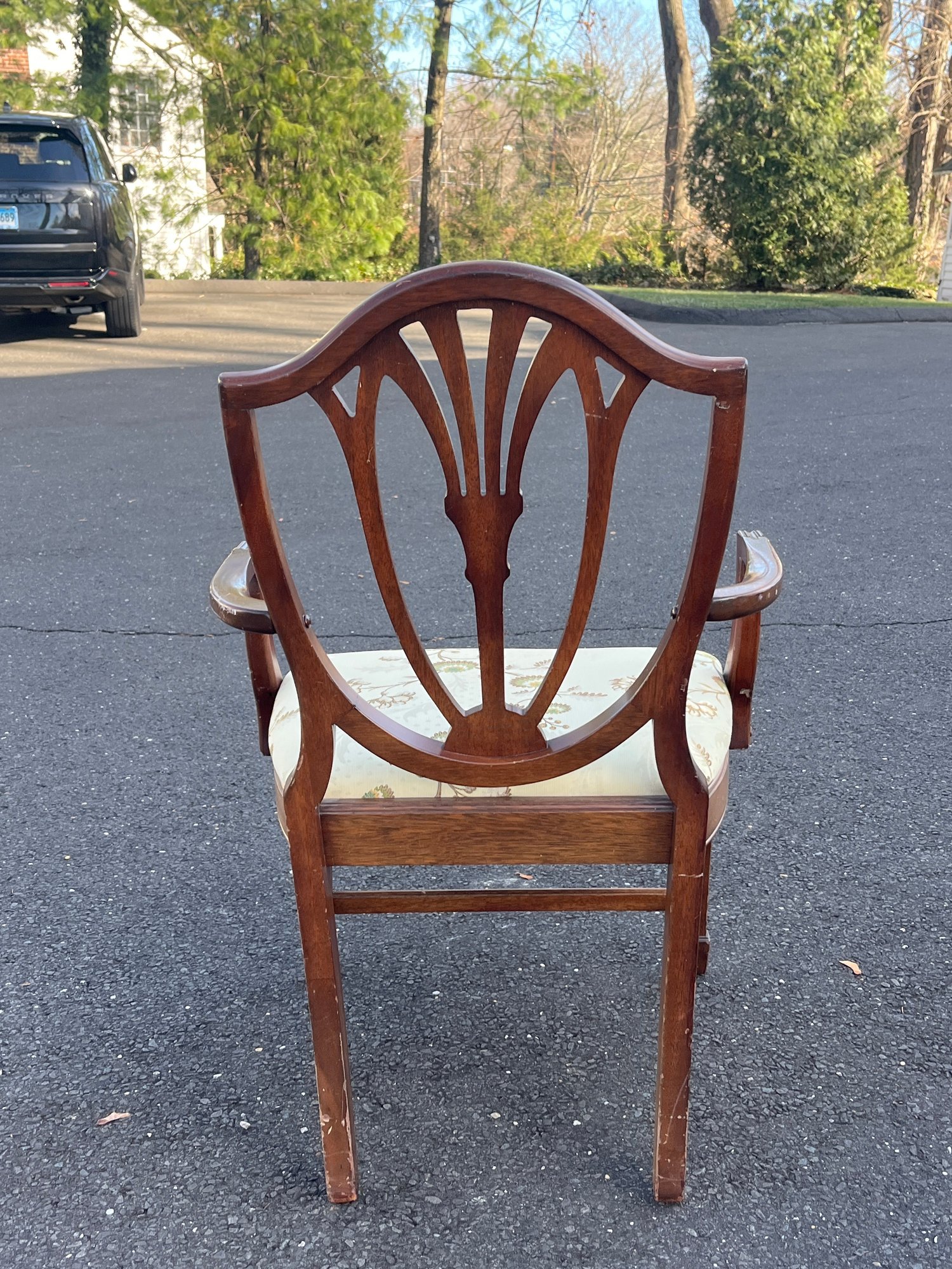 Sheraton Style Shield Back Dining Chairs With Spade Feet - Two Arm ...