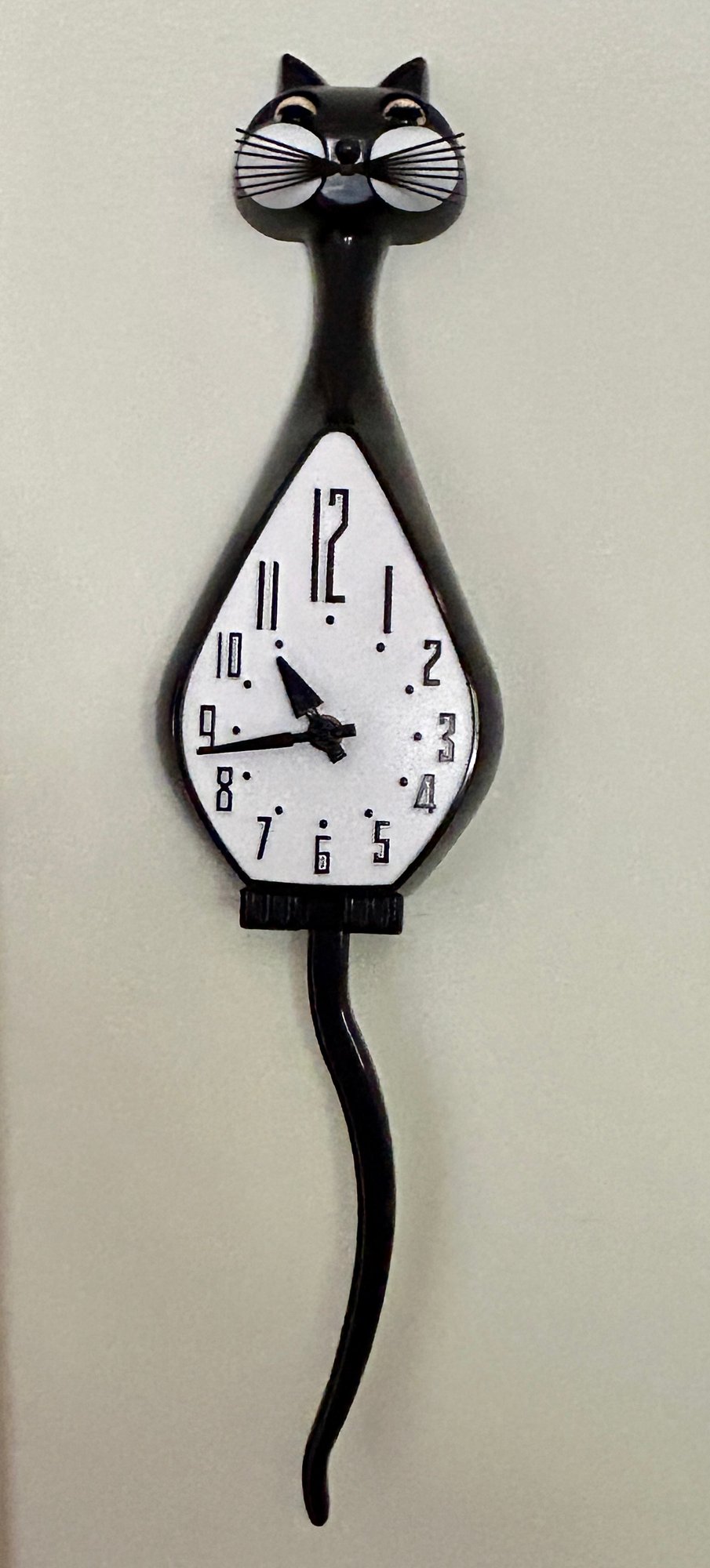 Vintage Cat Clock Mid Century #5941 | Auctionninja.com