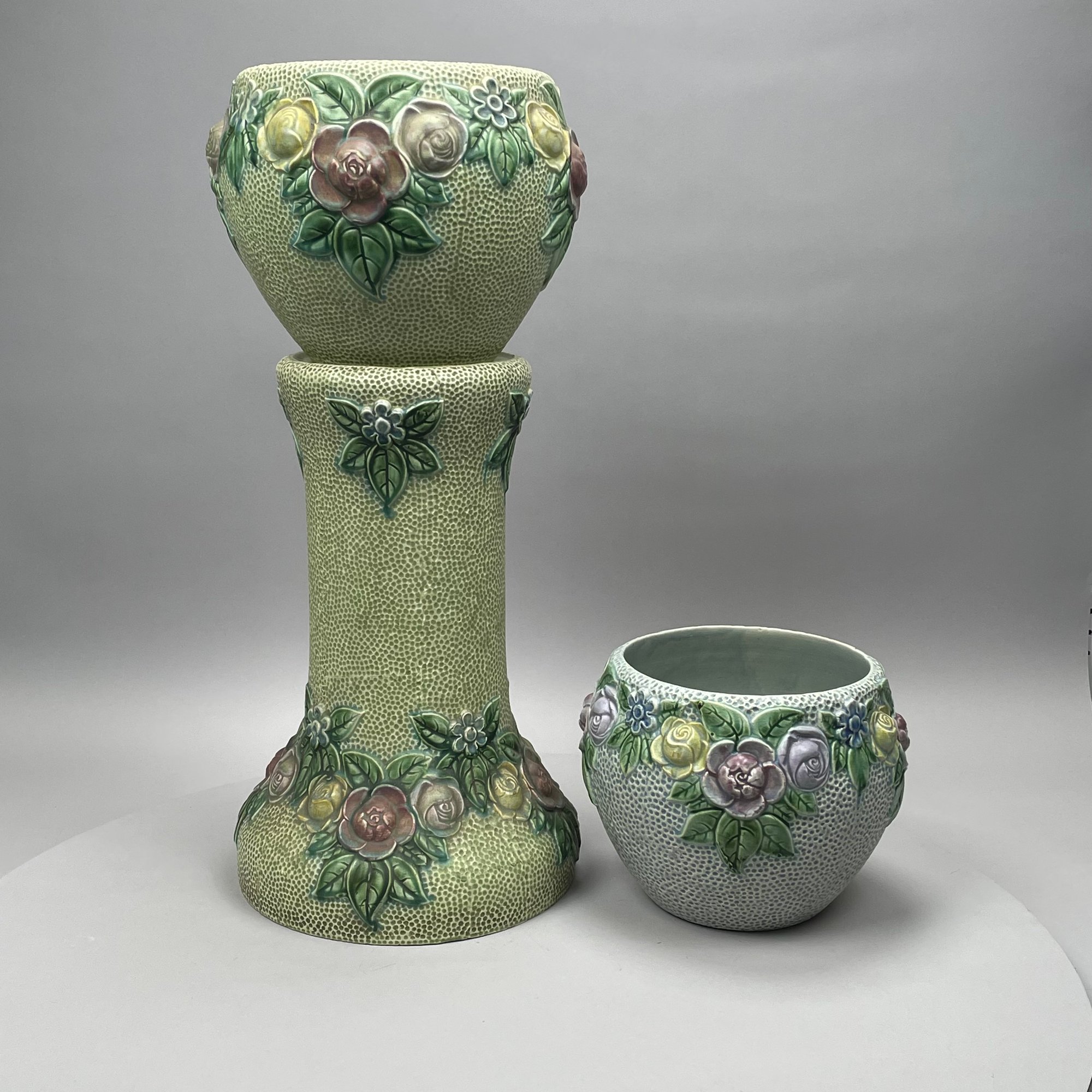 Two Roseville 'Rozane' Jardinieres And A Pedestal #3099 | Auctionninja.com