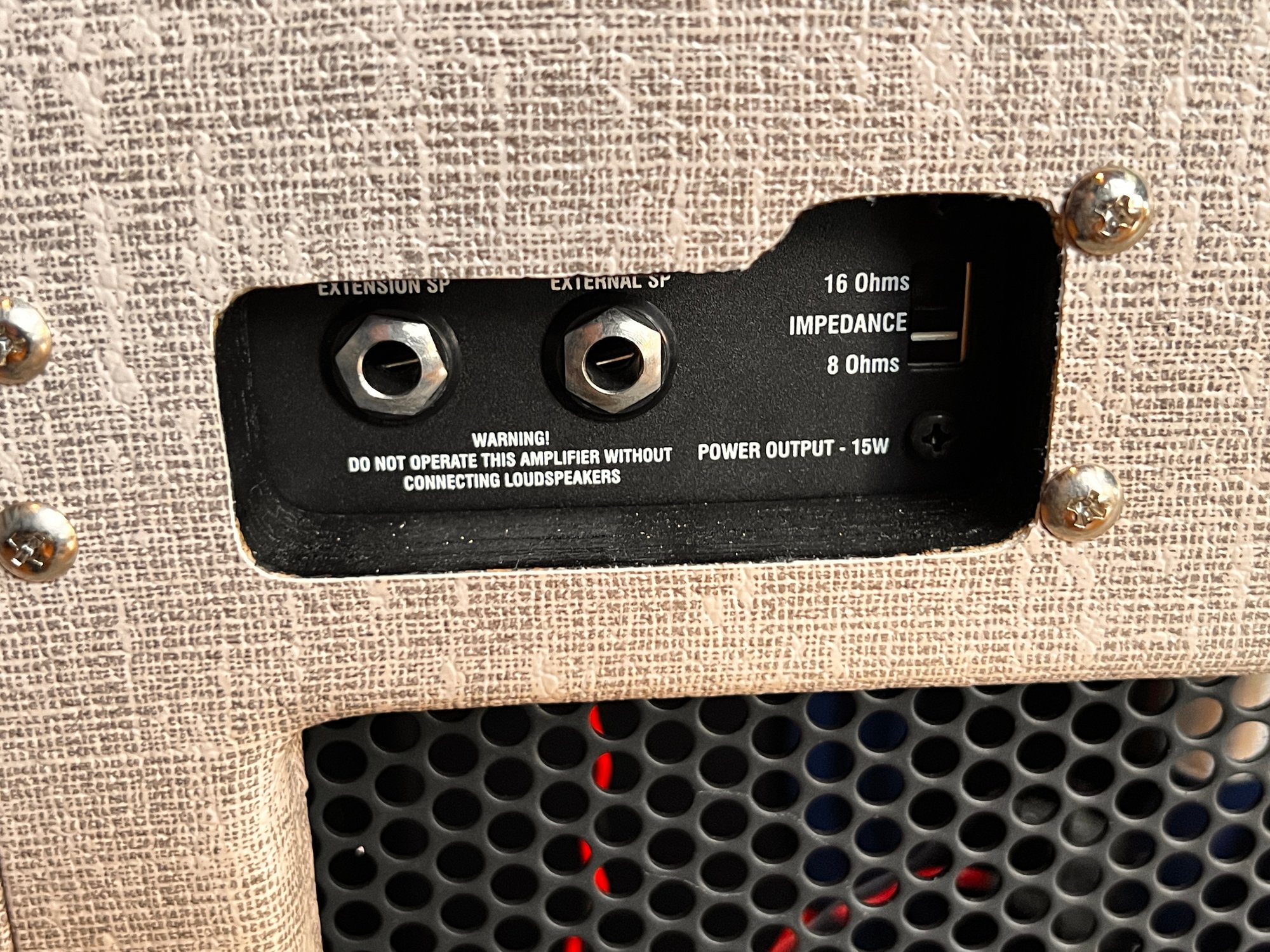 (C) PRE OWNED VOX SOLID STATE AND TUBE AMPLIFIER-MODEL AC15HW1X-WORKS W/COVER AS SHOWN #25362 ...