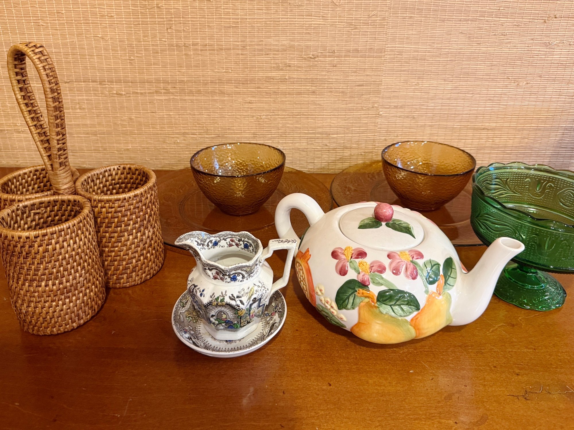 (B-56) COLLECTION OF HOUSEHOLD SERVING ENTERTAINING PIECES - 13 ...