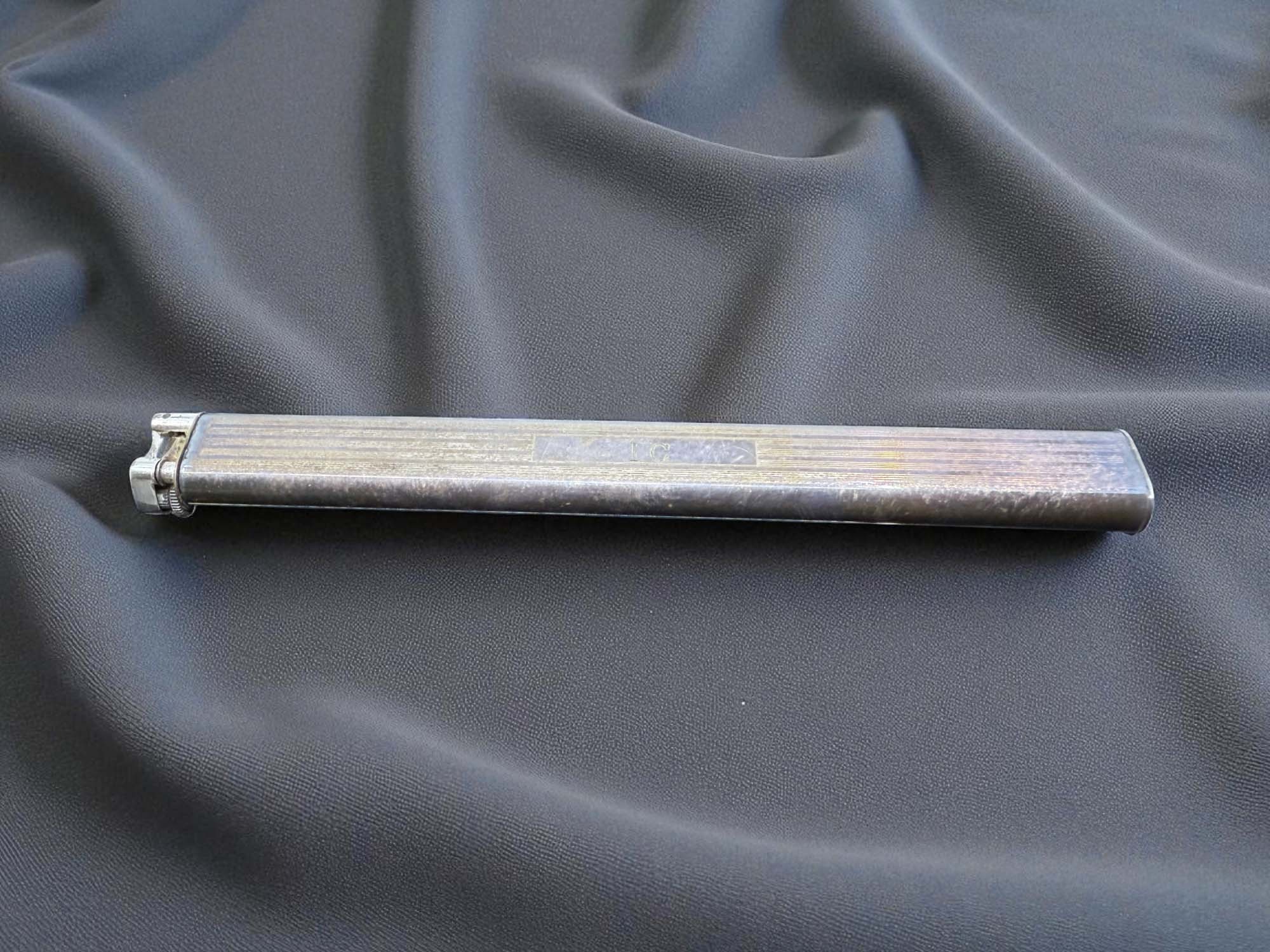 (J-87) ANTIQUE ALFRED DUNHILL SYLPH 6" CIGARETTE LIGHTER (RULER LIFT ...