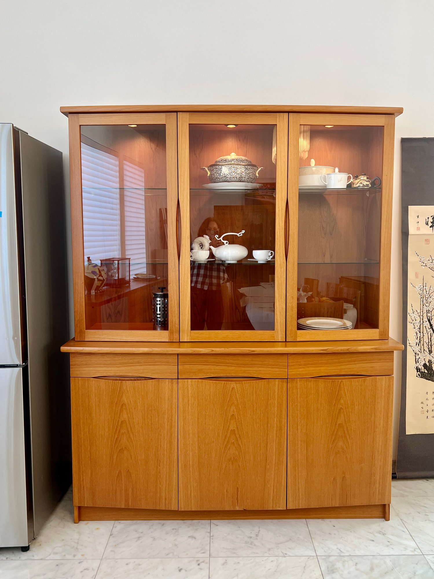(DR) POST MODERN TEAK SIDEBOARD CHINA CABINET, LIKELY SCANDINAVIAN ...