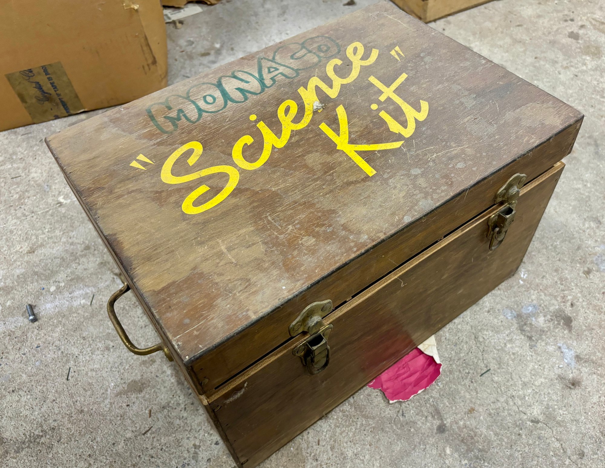 (BA) BIG WOOD BOX OF SCIENCE RELATED EPHEMERA & BITS & PIECES #23905 ...