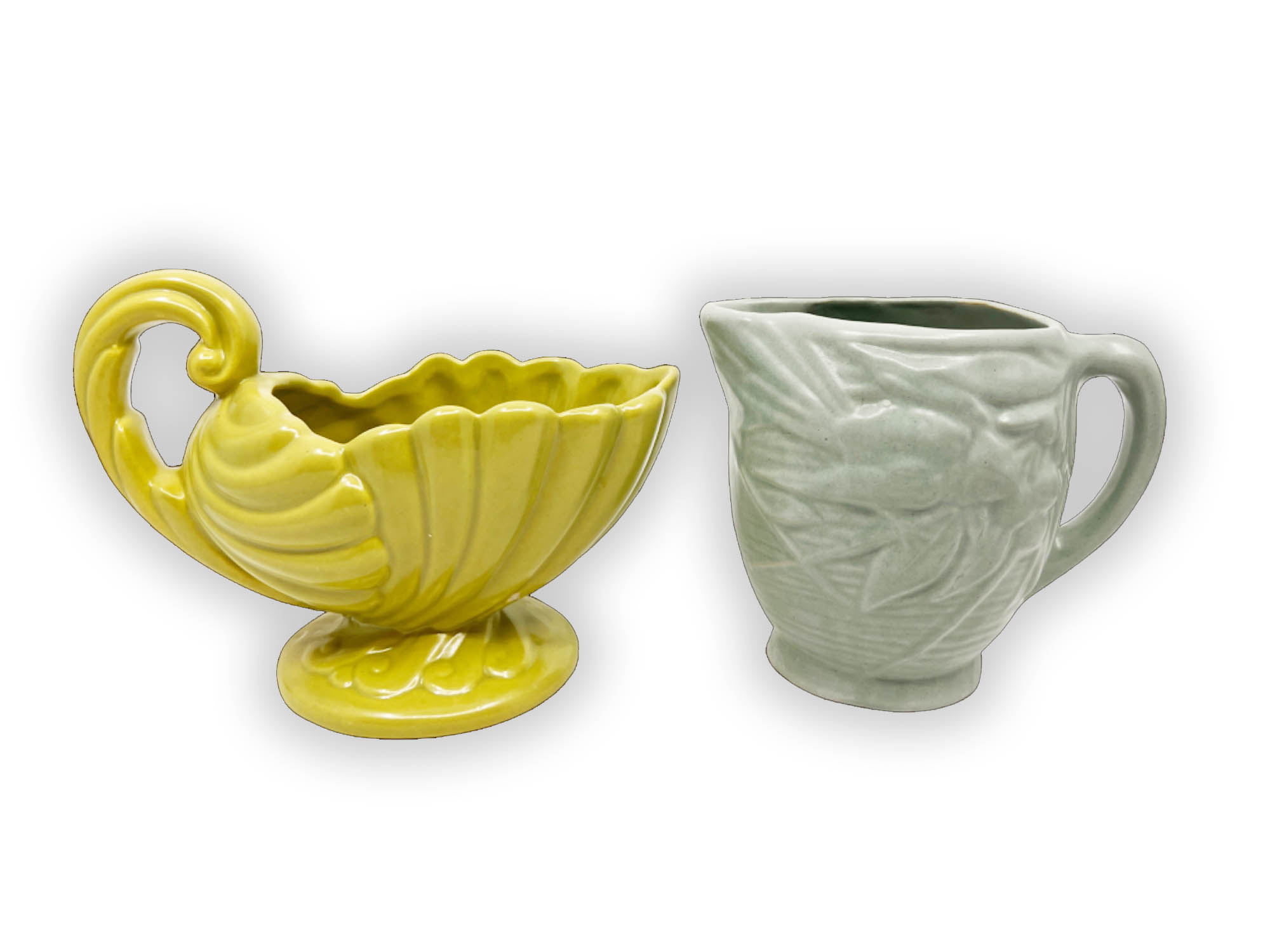 (DR-31) VINTAGE PAIR OF CERAMICS-HAEGER FOOTED GRAVY BOAT & MCCOY BIRD ...