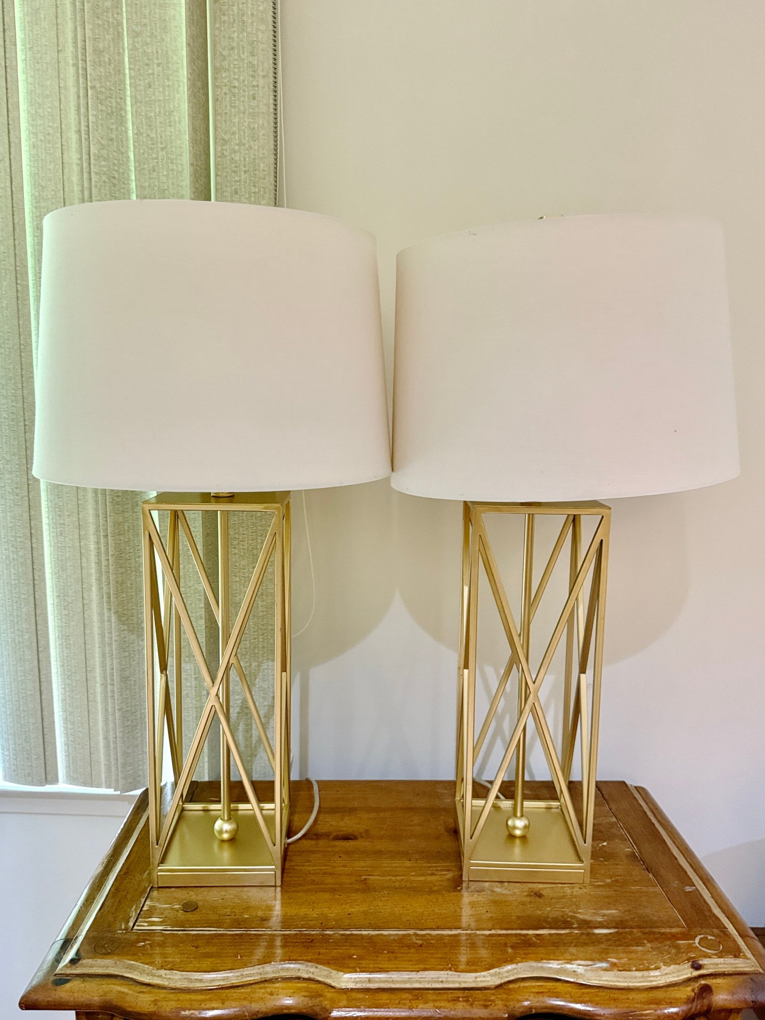 (BR) PAIR OF CONTEMPORARY GOLD BASE TABLE LAMPS WITH SHADES, WORKING ...