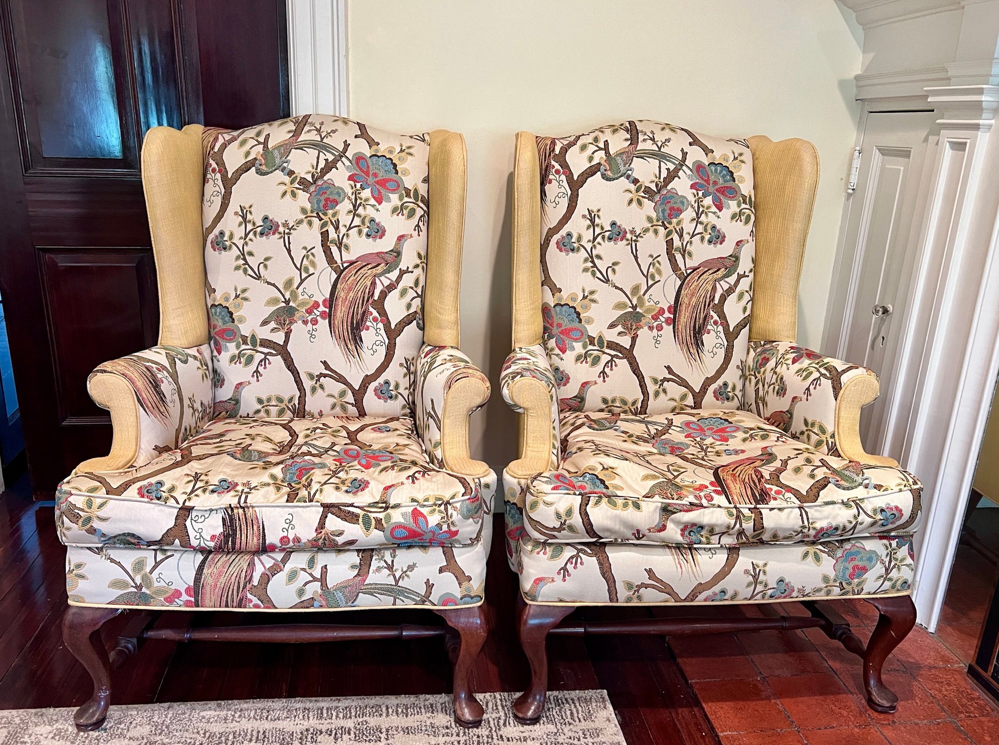 (MB) PAIR OF VINTAGE WING CHAIRS UPHOLSTERED WITH PHEASANTS ON ...