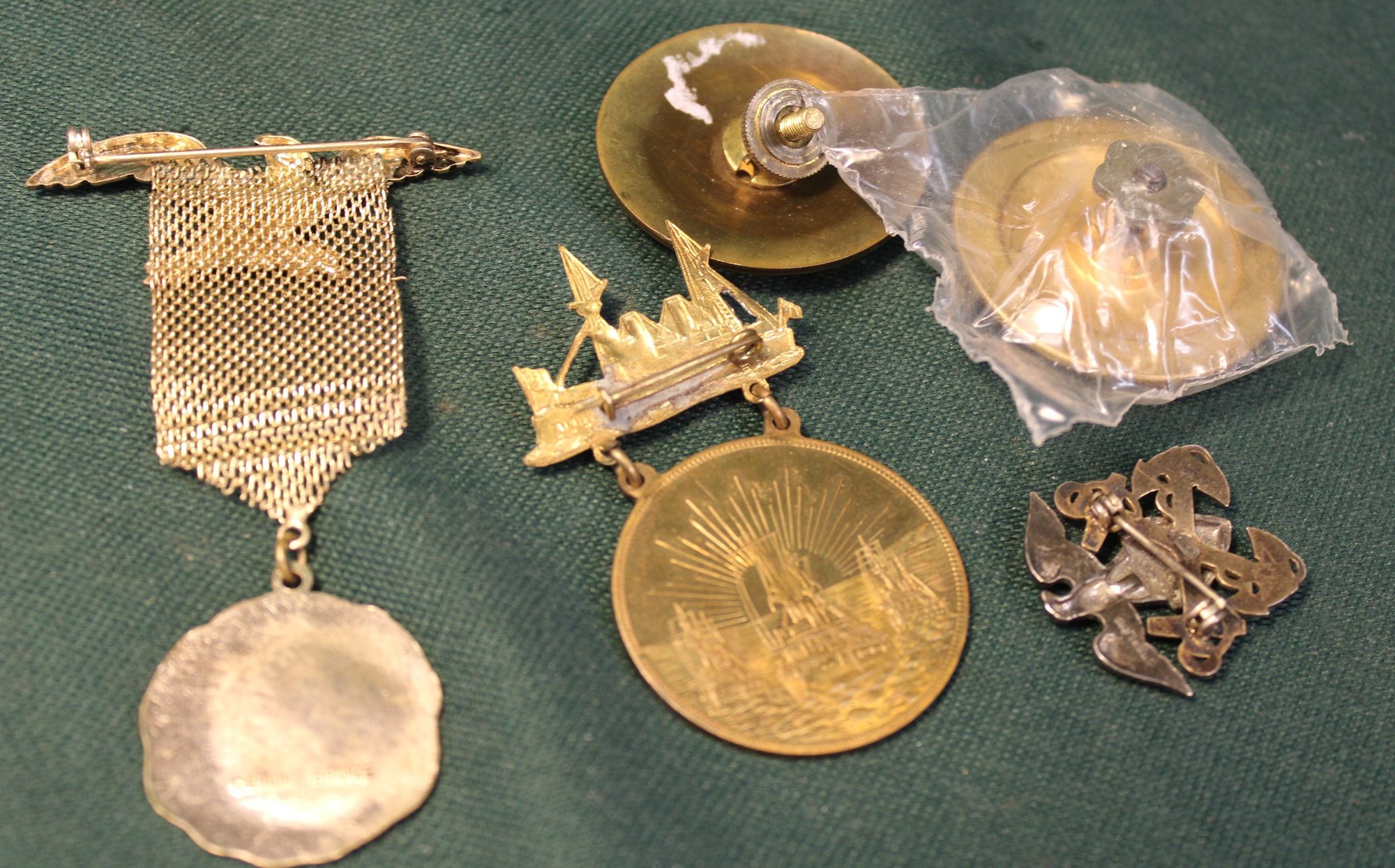 WWI Navy Pendent, 1908 Souvenir Major Bob Evans, 2 WWI US Eagles, WWI ...