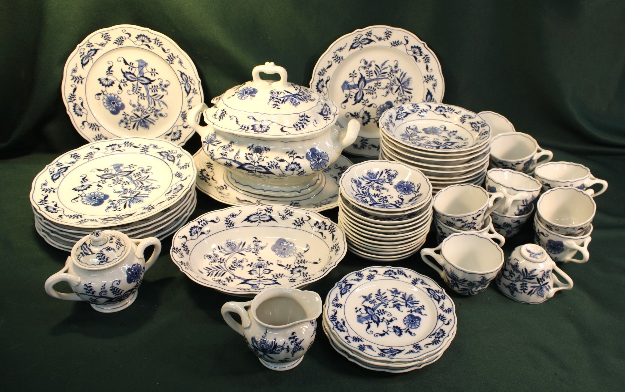 53 Pcs. Vintage "Blue Danube" China Dinnerware (249) #18786 ...