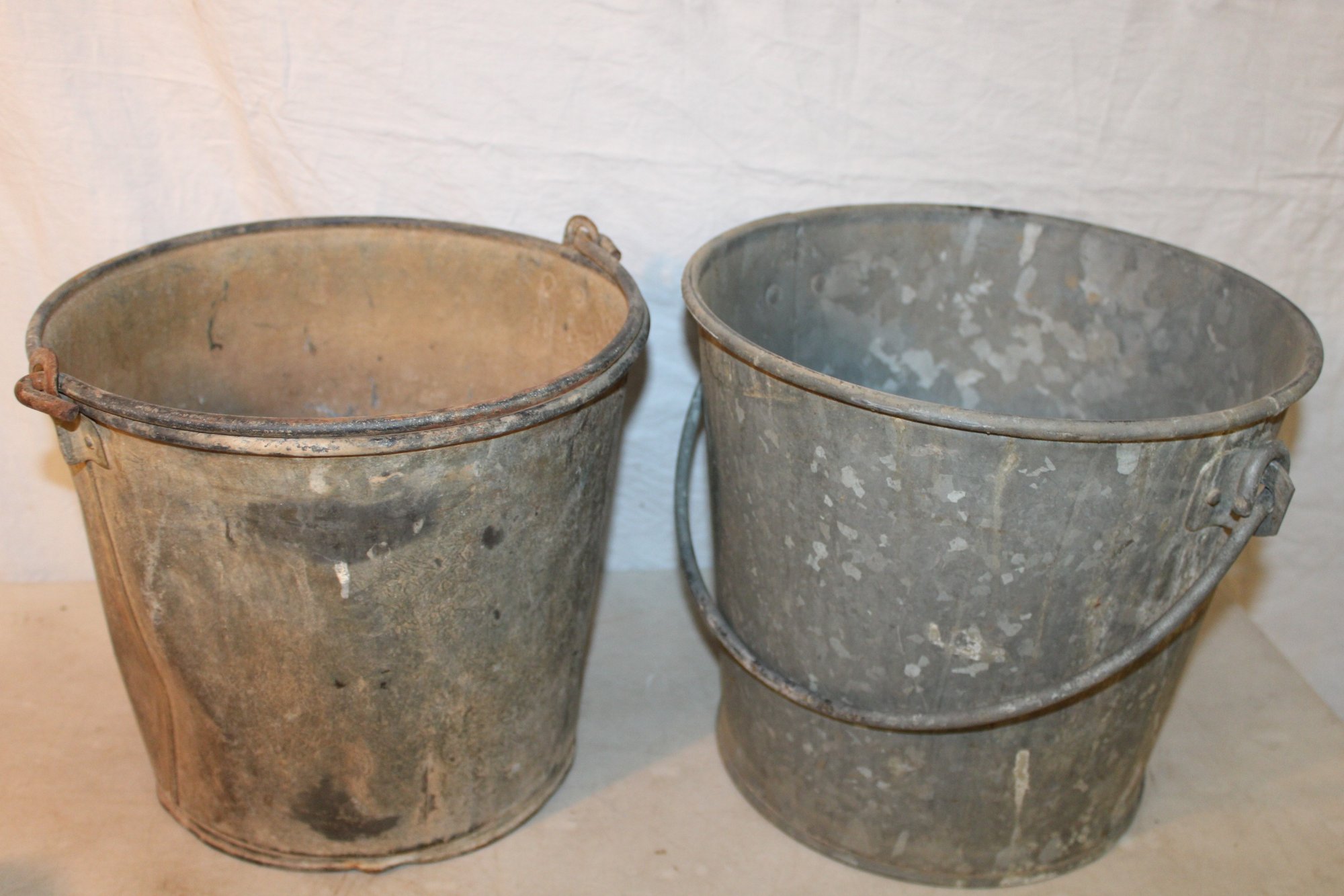 Antique Cast Iron Pot W/handle & Strainer, 2 Pails & Fire Bucket (292 ...