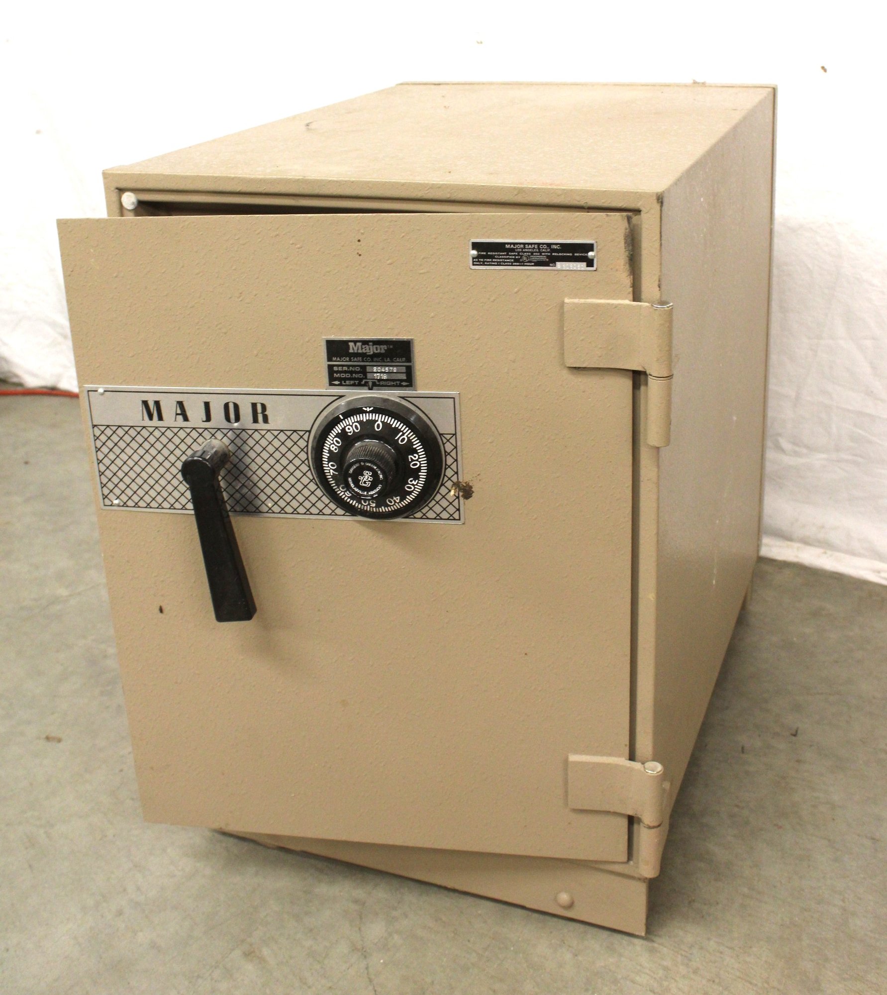 Major Model 1718 Combination Locking Safe W/ Combo, 17x23x21"H (416 ...