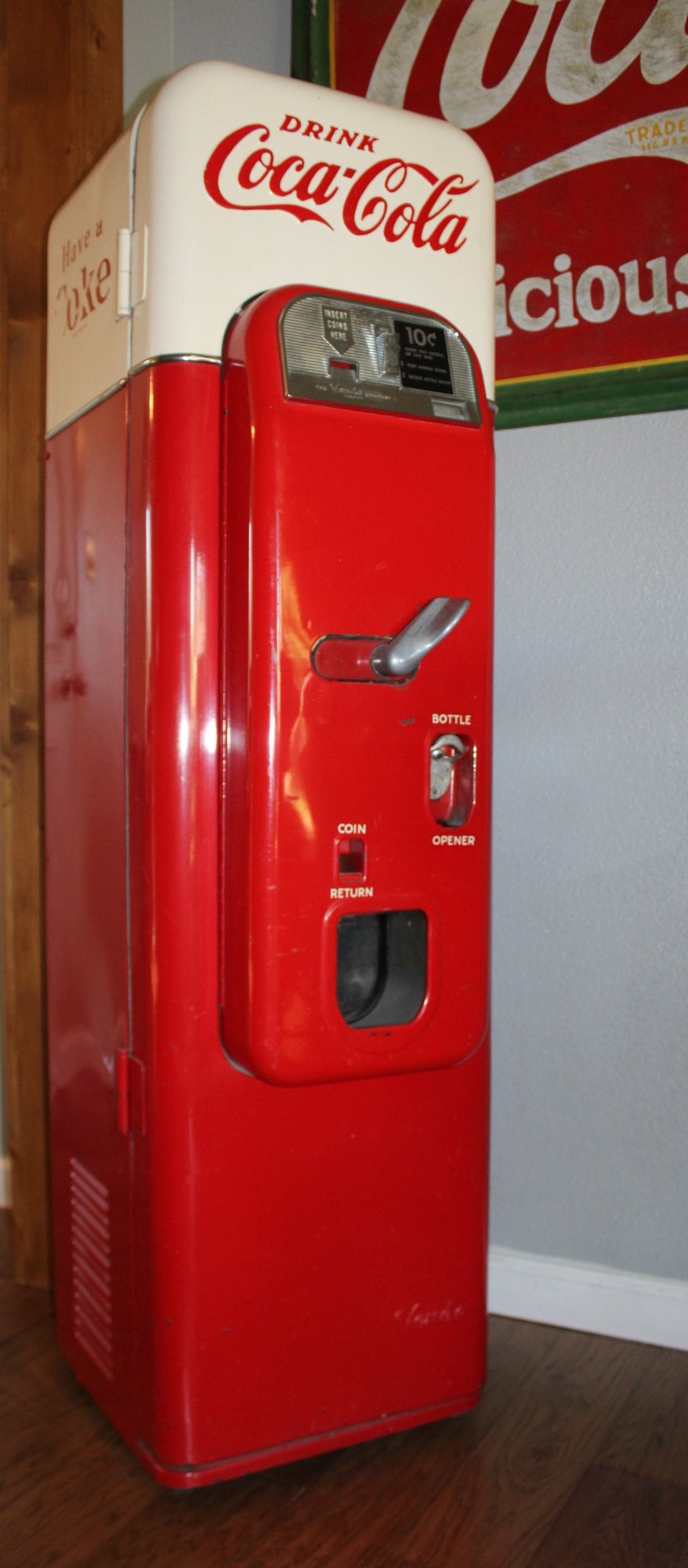 Working Coin Operated Model Vendo 44 Coca Cola Vending Machine, 1950s ...