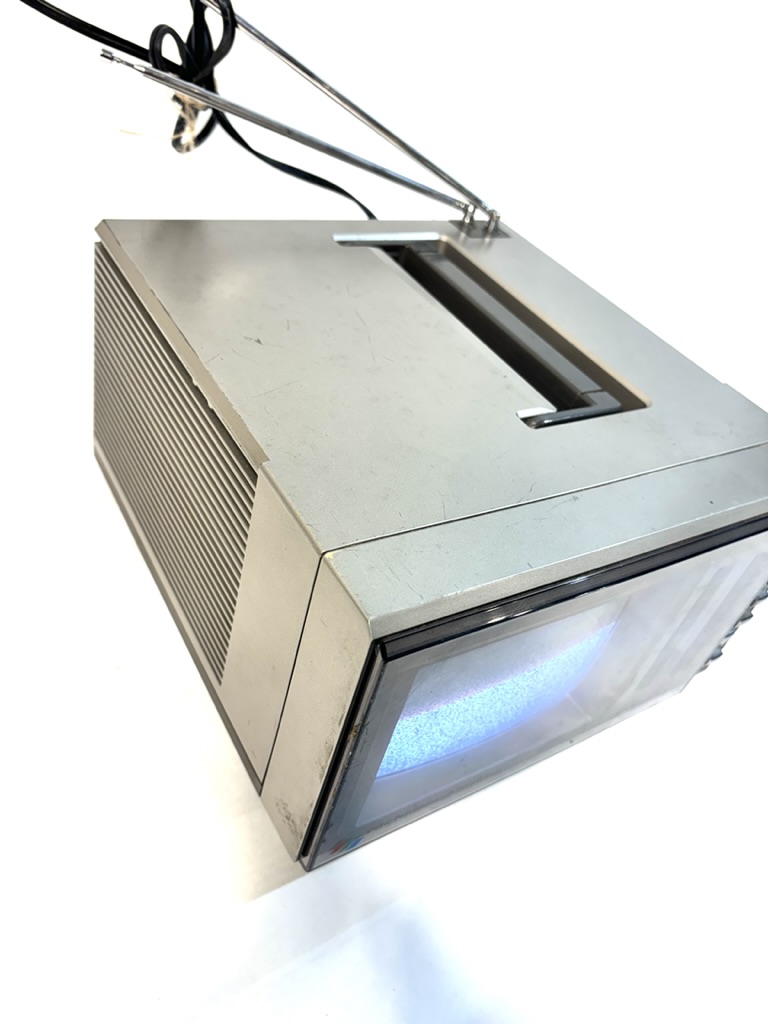 Vintage Spacemaker TV Radio #2453 | Auctionninja.com