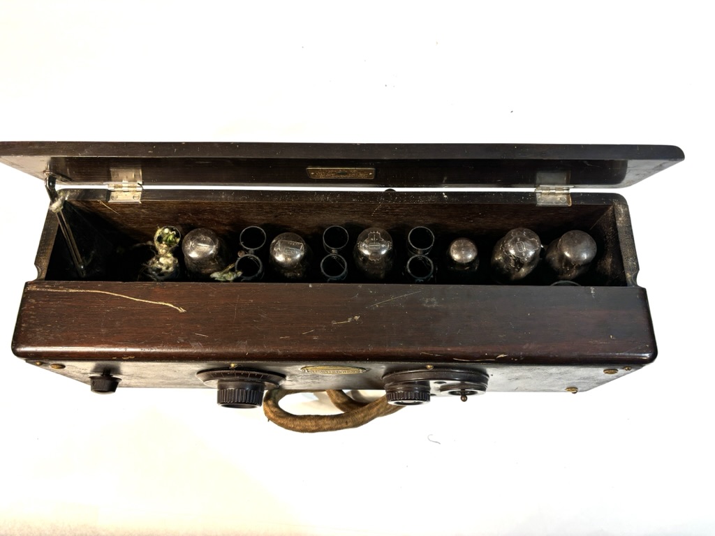 Atwater Kent Radio #2325 | Auctionninja.com