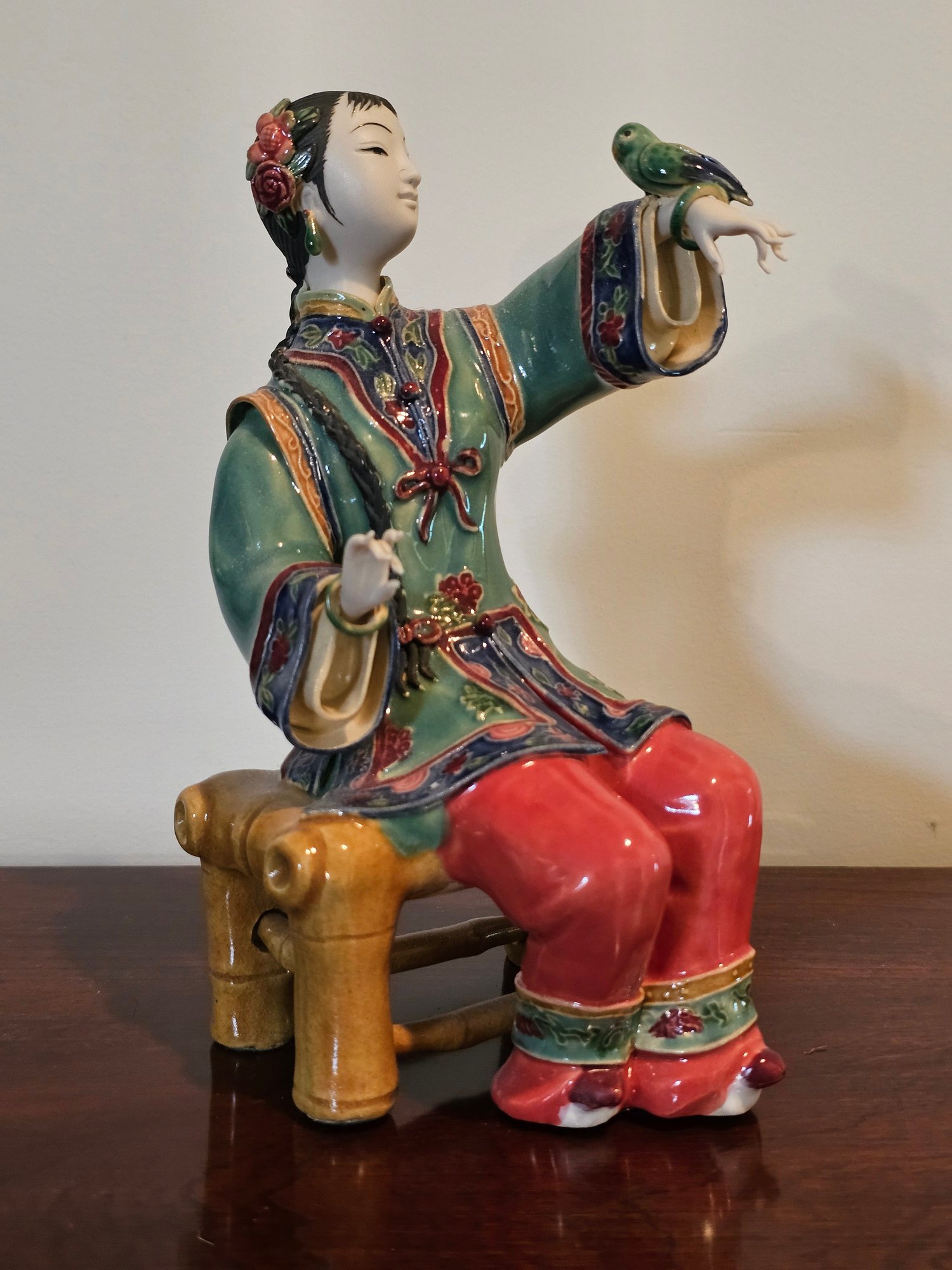 Ceramic Oriental Seated Women Figure #2485 | Auctionninja.com