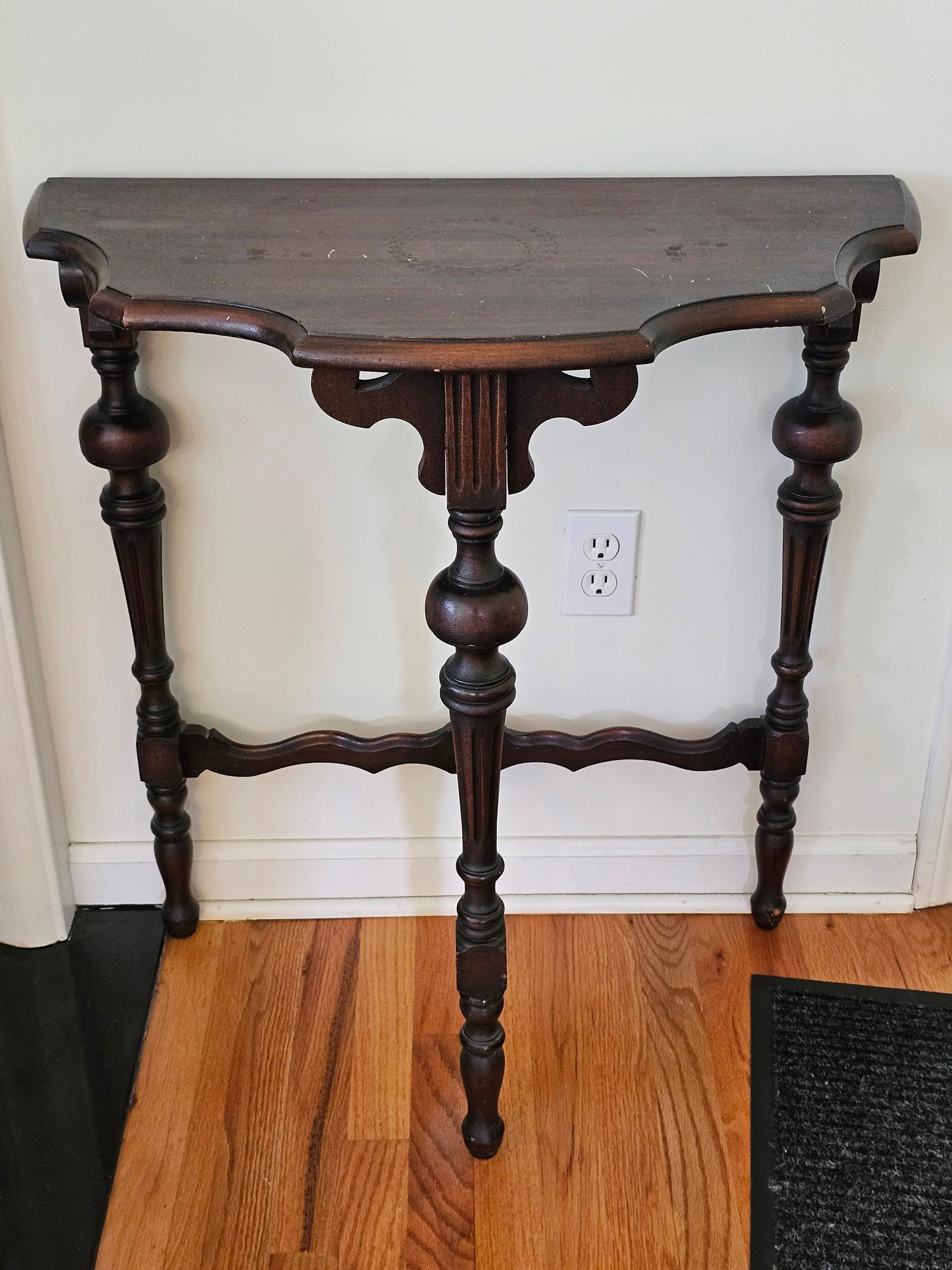 Antique Victorian Style Accent Table With Turned Legs #2563 ...