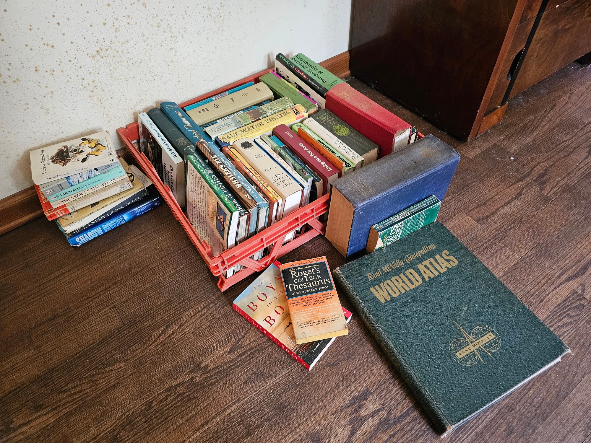 Estate Found Lot Of Books #3330 | Auctionninja.com