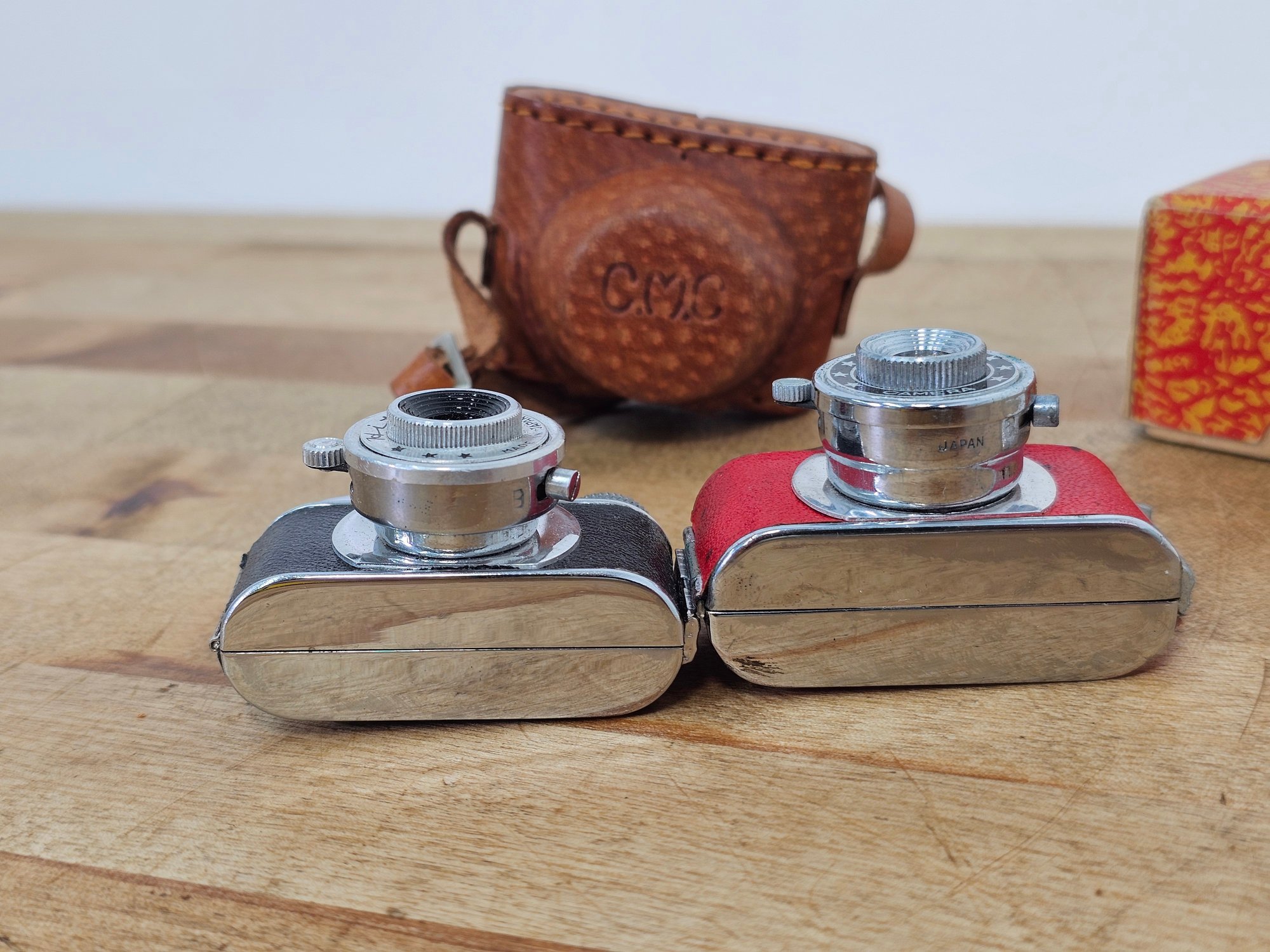 Pair Of Vintage Miniature 150s HIT Film Cameras #7155 | Auctionninja.com