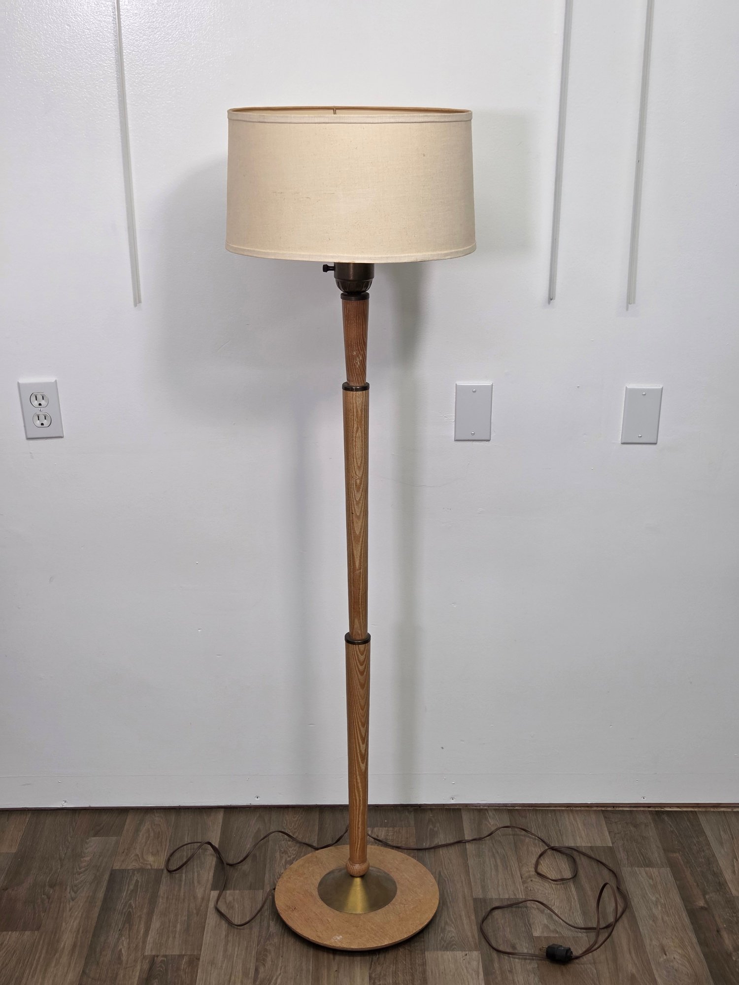 Mid-Century Modern Style Brass & Wood Floor Lamp #11387 | Auctionninja.com