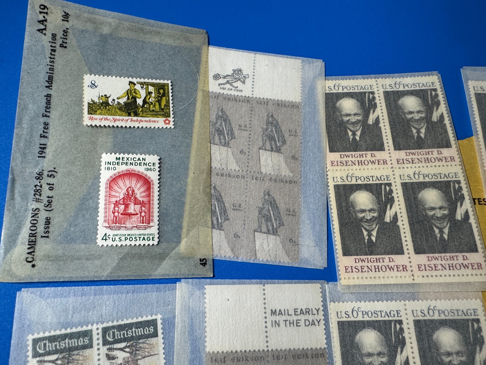 Large Lot Of Unhinged US Collectible Postage Stamps Mixed Postal Stamp ...