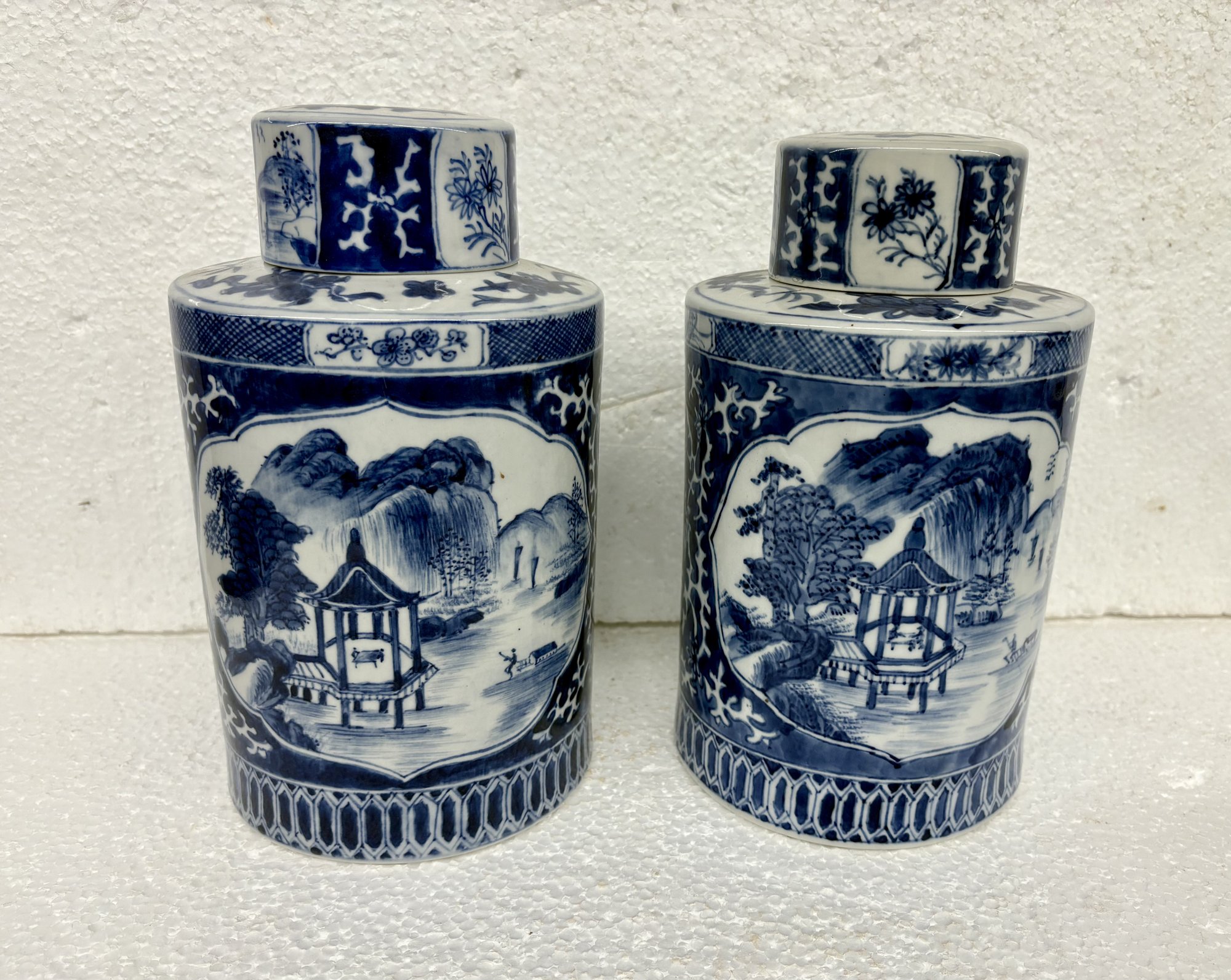 Pair Of Blue And White 10 Inch Ginger Jars #6786 | Auctionninja.com