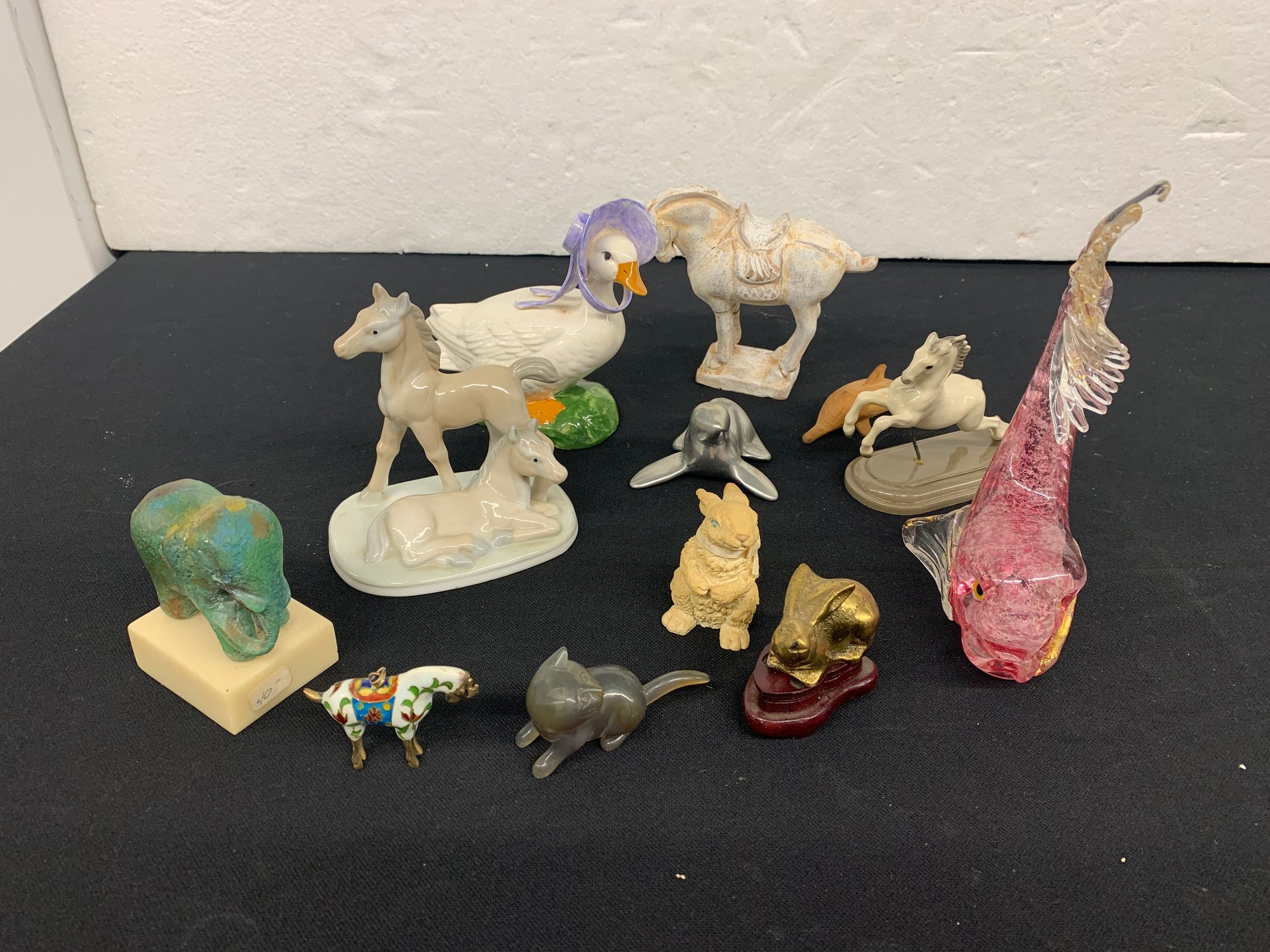 Misc Group Of Animal Figures #3956 | Auctionninja.com