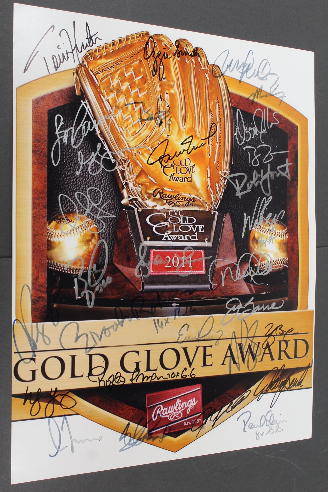 Autographed By 29 MLB Golden Glove Winners - Golden Glove Trophy Photo ...