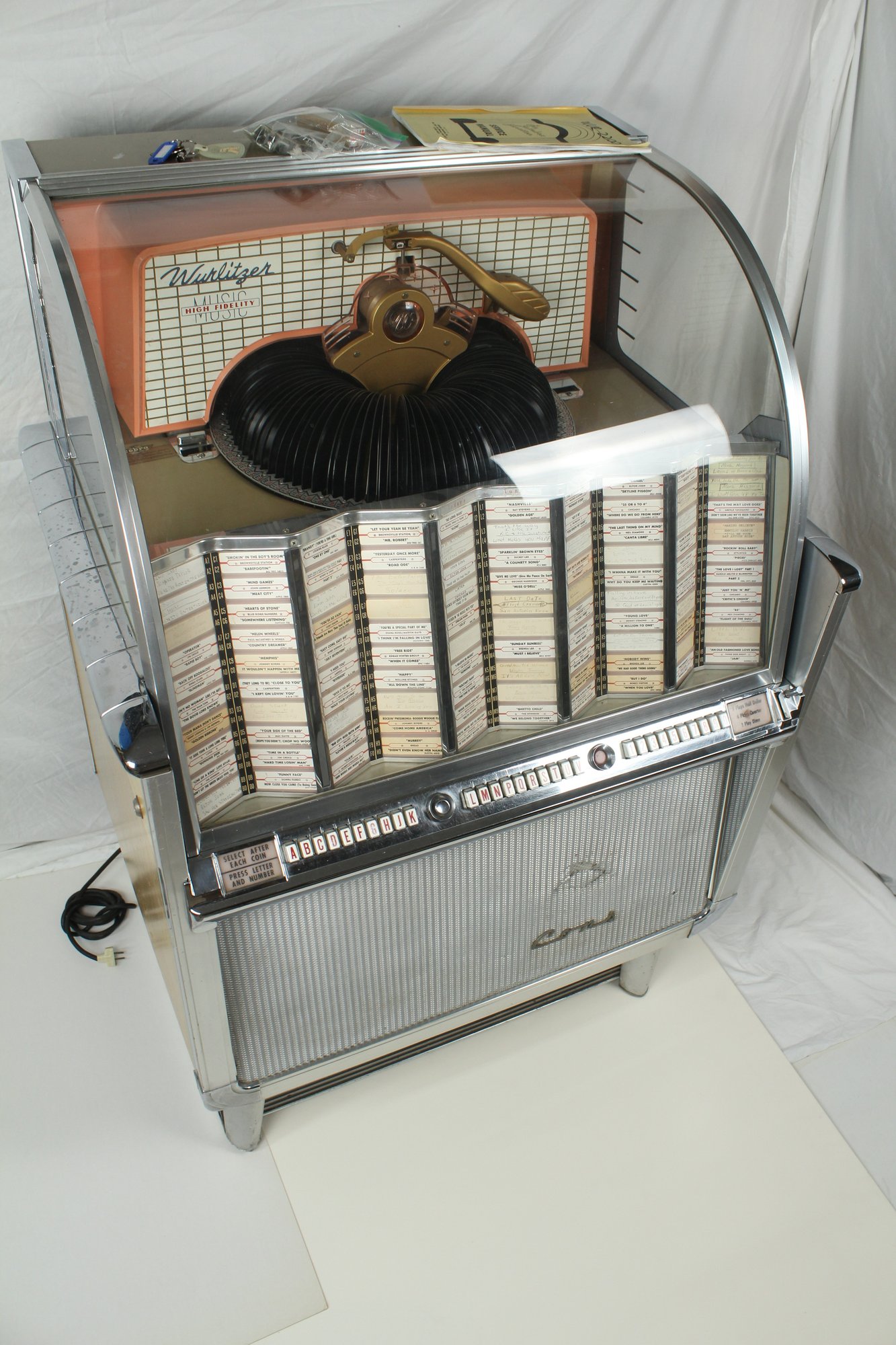 Vintage 1958 Wurlitzer 2200 Jukebox With Tube Amp And Records #3773 ...
